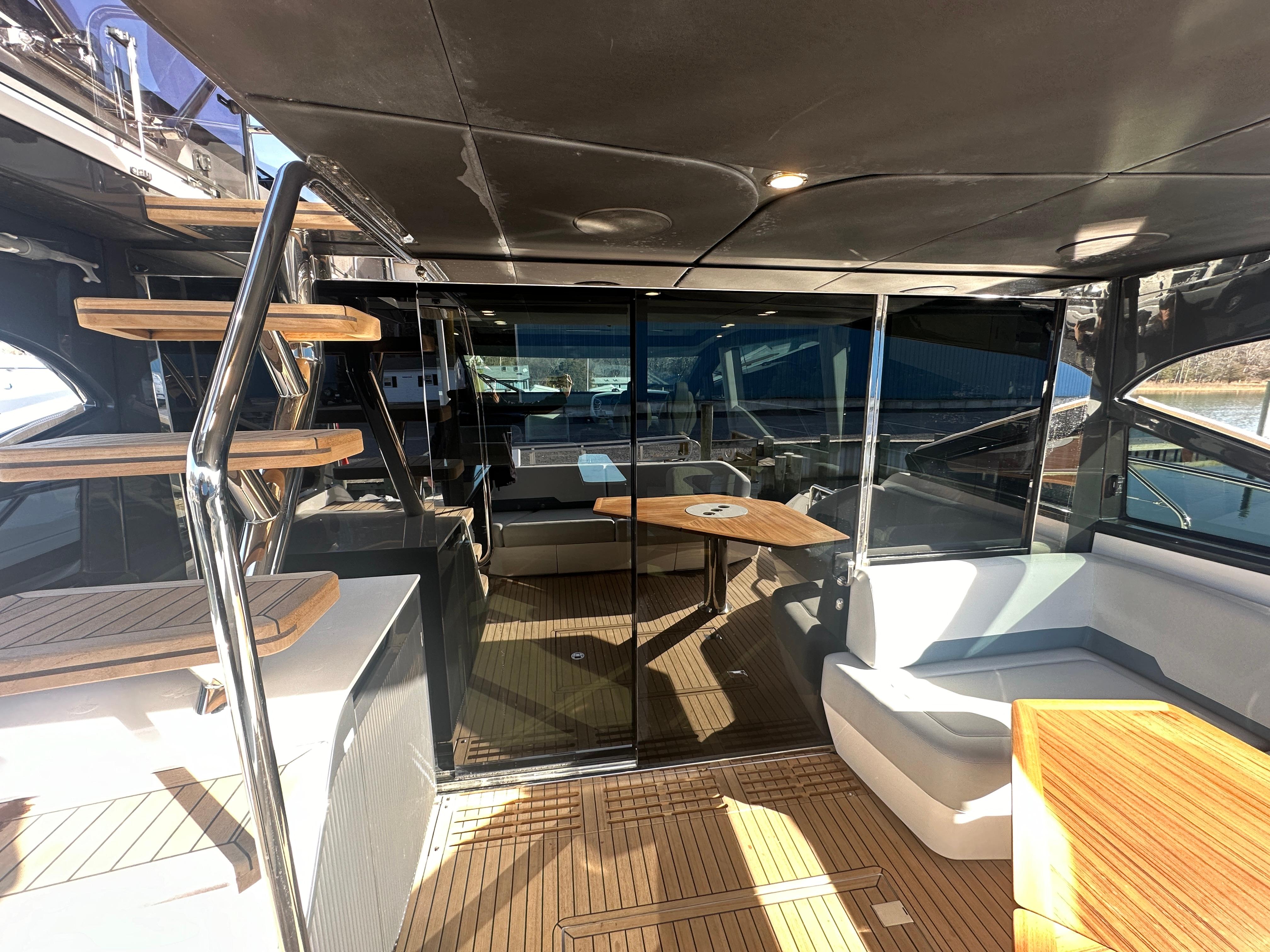 2024 Fairline Phantom 65 Flybridge for sale - YachtWorld