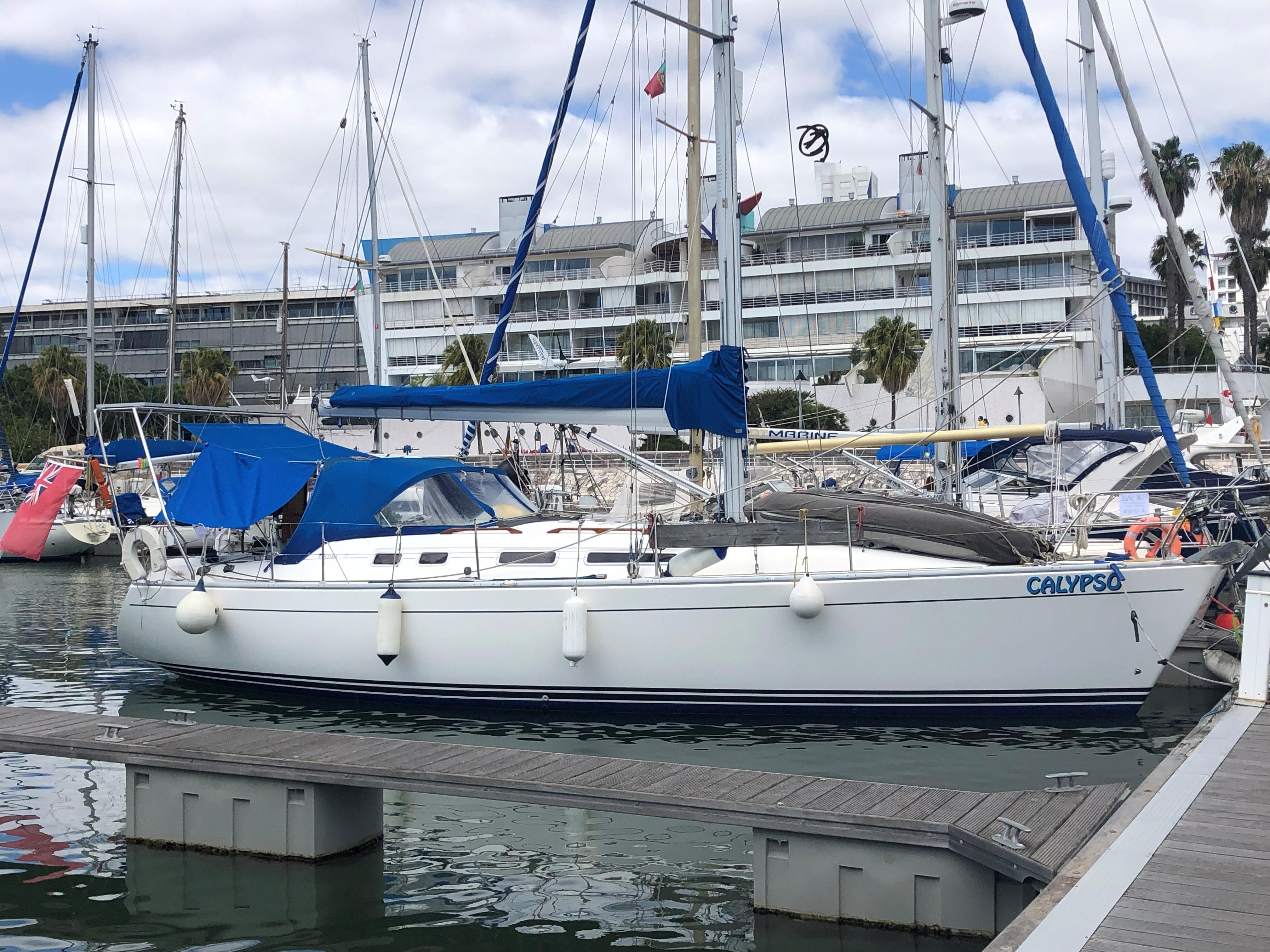Used 1996 Moody S38 | TopBoats