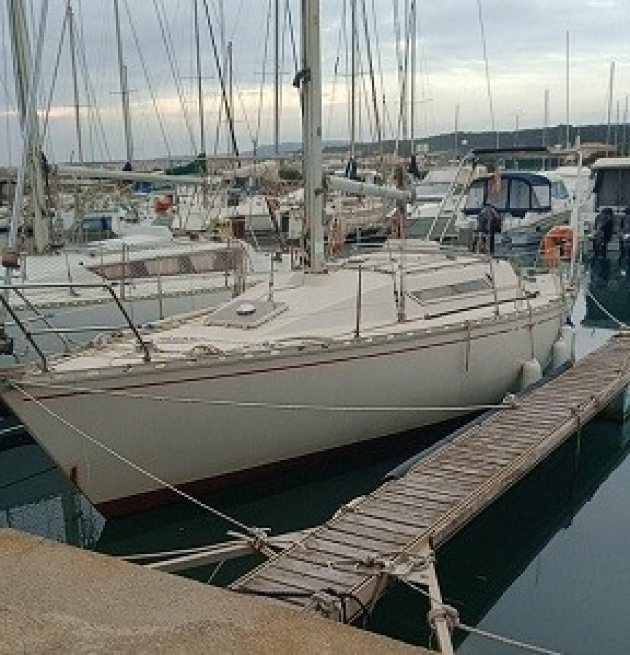 Used 1982 Beneteau First 32.5 - 11 - Aude | TopBoats