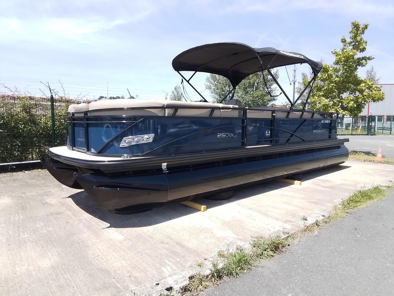 Used 2021 Regency 250 DL3 BARGE - 33 - Gironde | TopBoats