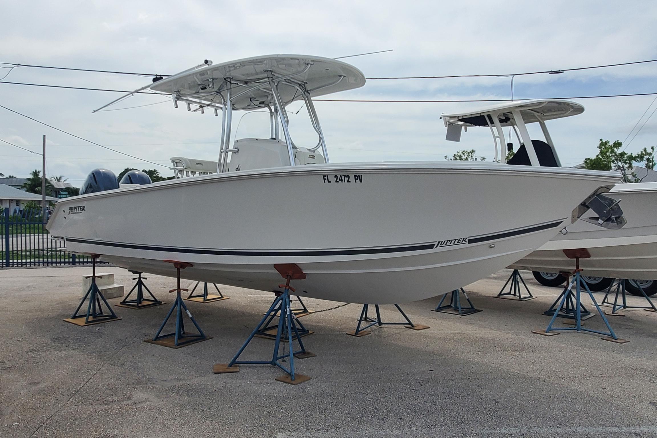 2014 Jupiter 26FS Center Console Boote Kaufen - YachtWorld