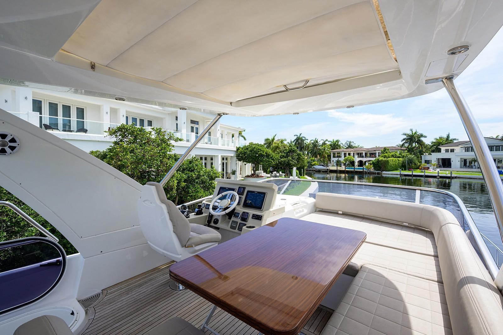 2015 Azimut 50 Flybridge Flybridge for sale - YachtWorld