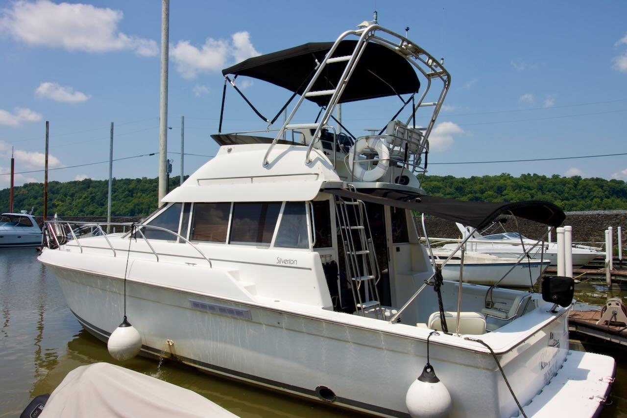 1996 Silverton 37 Convertible Convertible for sale - YachtWorld