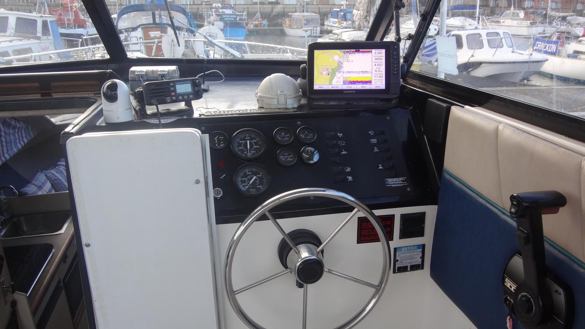 1996 Bayliner 2452 Ciera Express Sports cruiser à vendre - YachtWorld