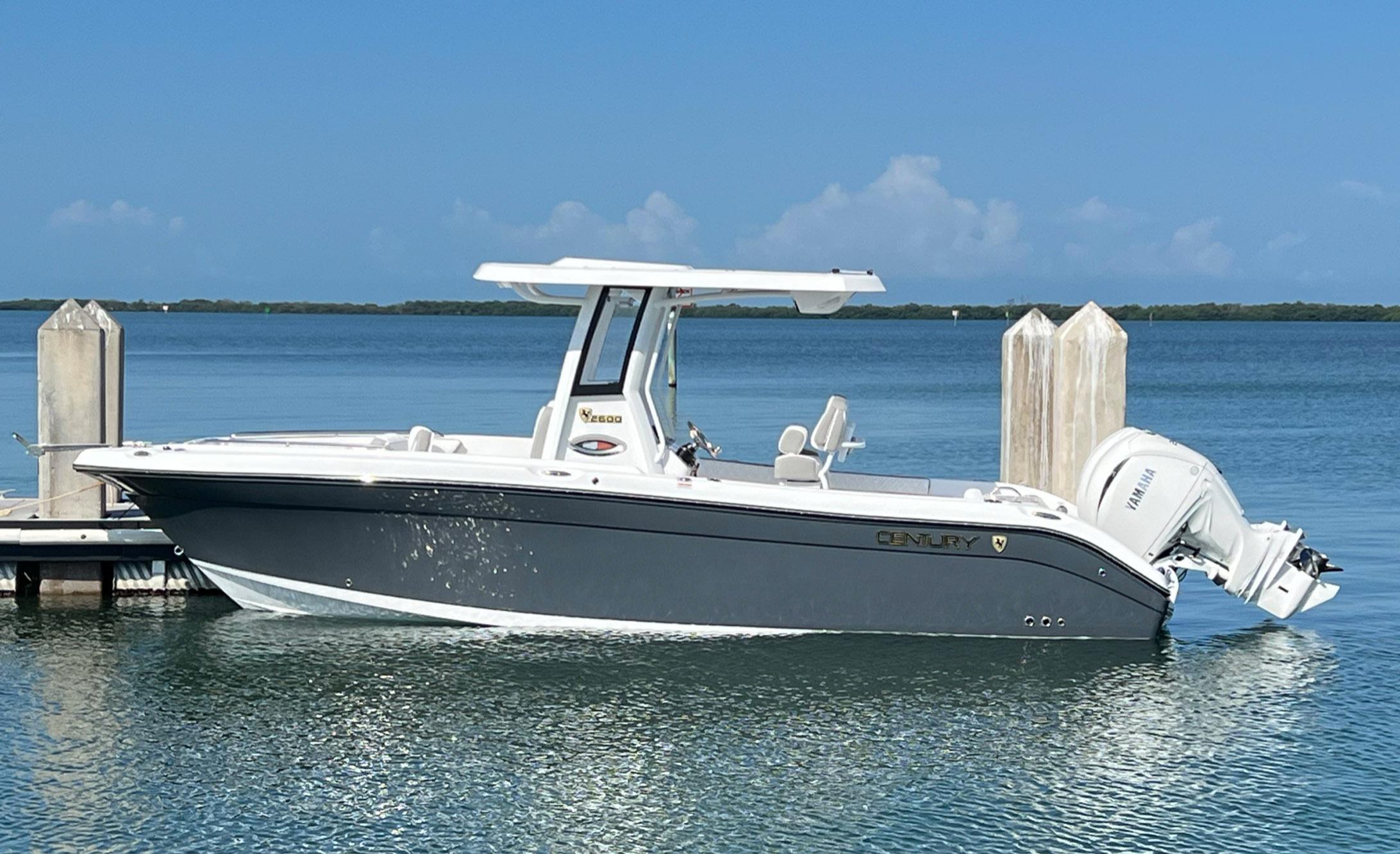New Century 2600 Center Console in Florida - iNautia