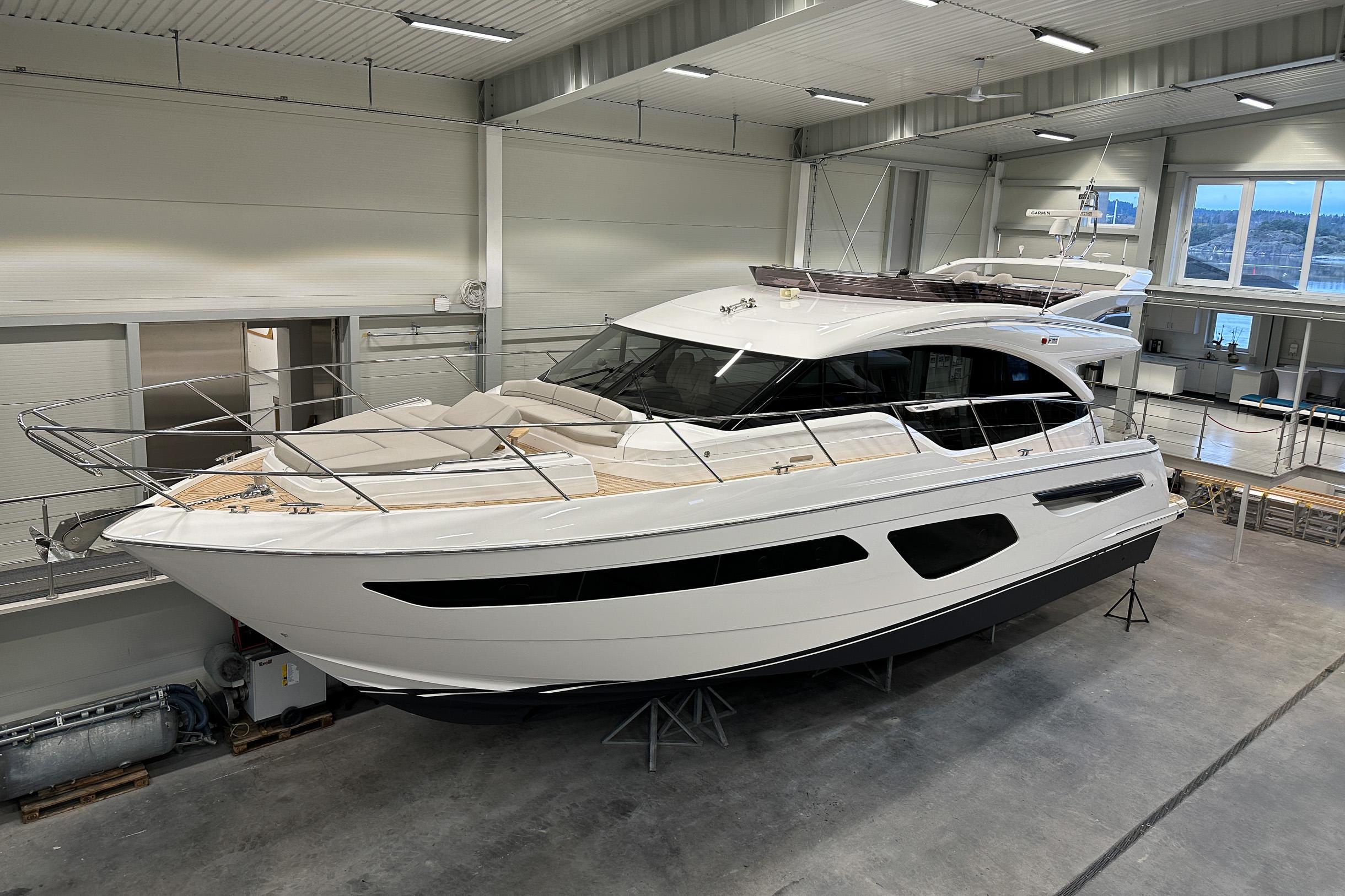 2021 Princess F55 Flybridge for sale - YachtWorld