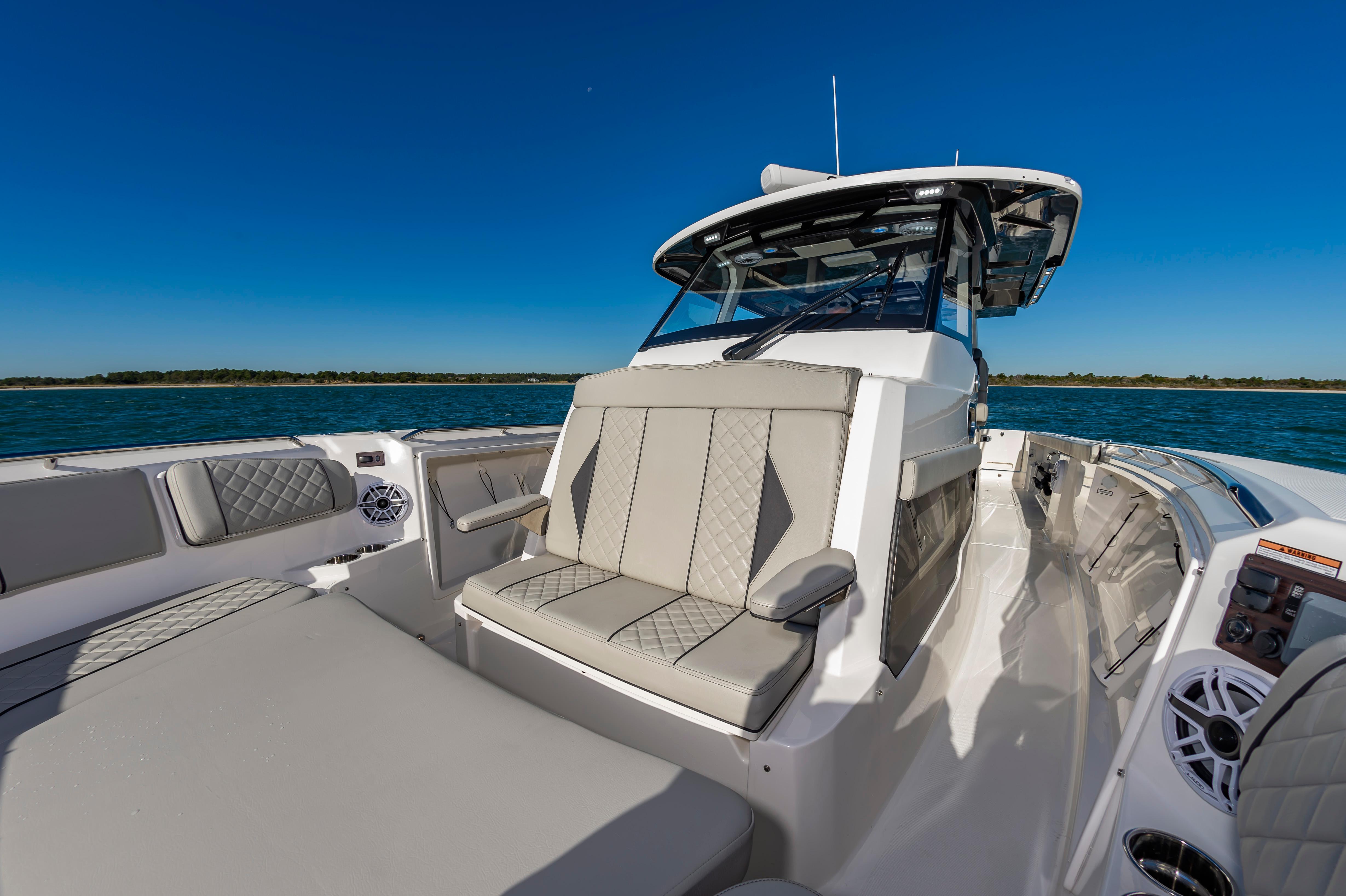 2023 Pursuit S 358 Center Console for sale - YachtWorld