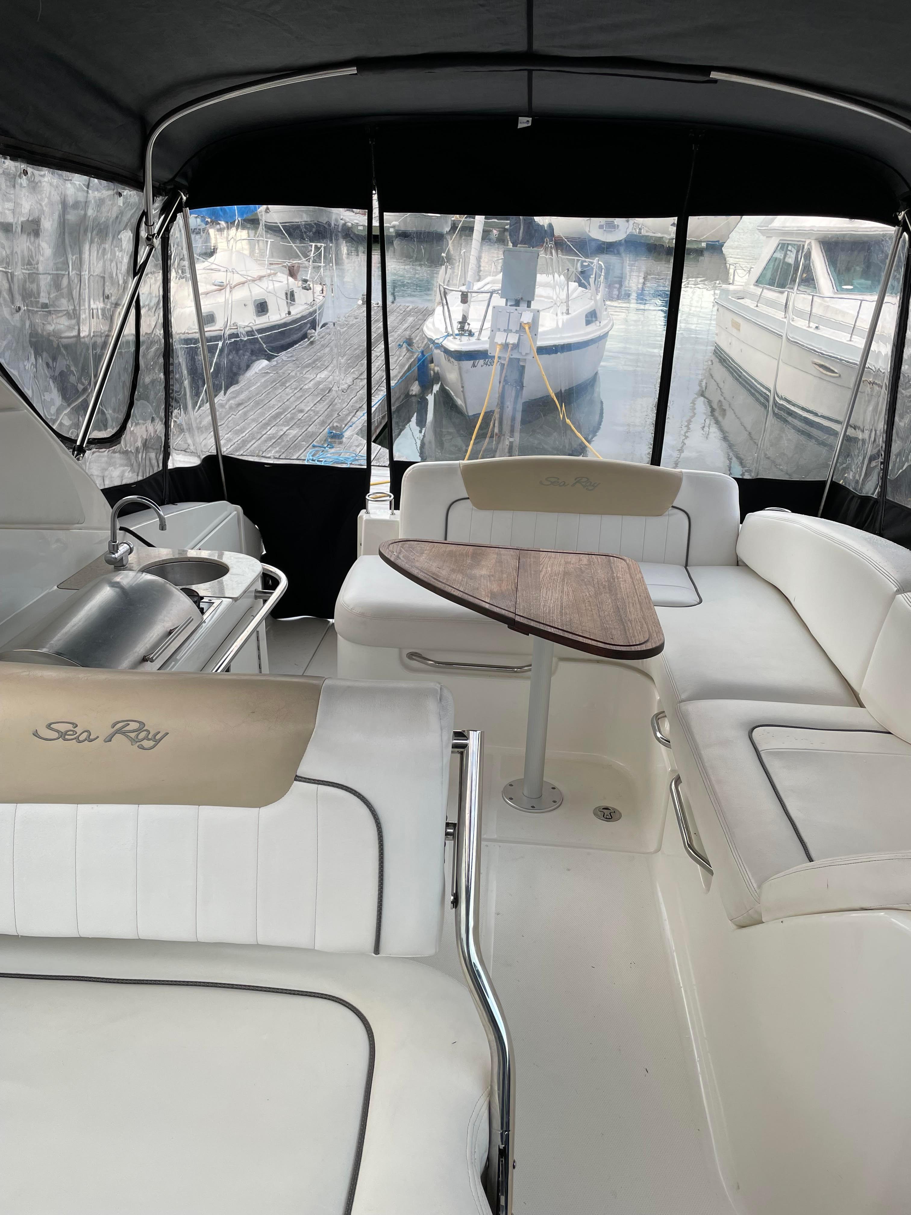 2009 Sea Ray 270 Sundancer Cruiser for sale - YachtWorld