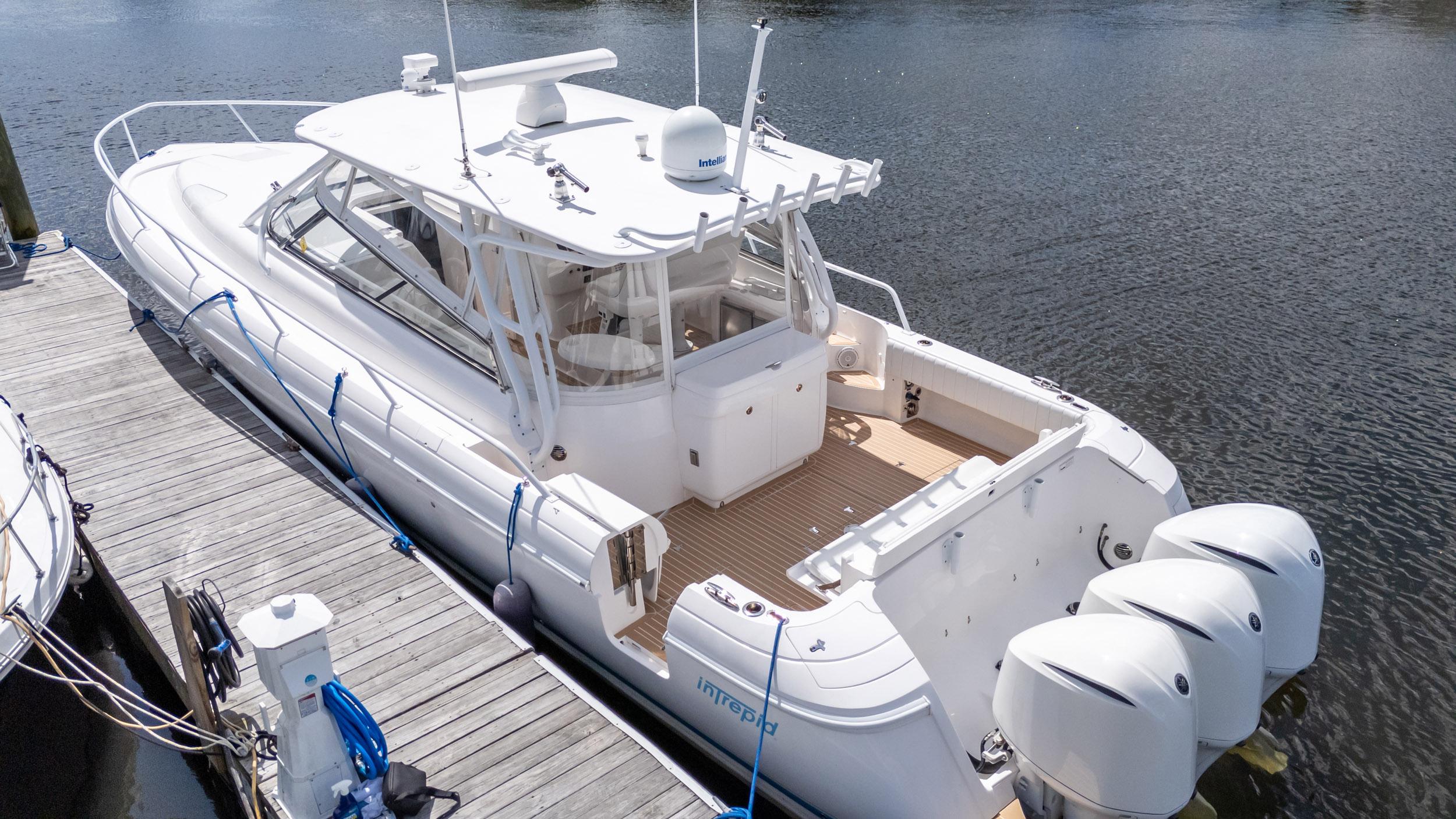 2017 Intrepid 430 Sport Yacht Express Cruiser for sale - YachtWorld