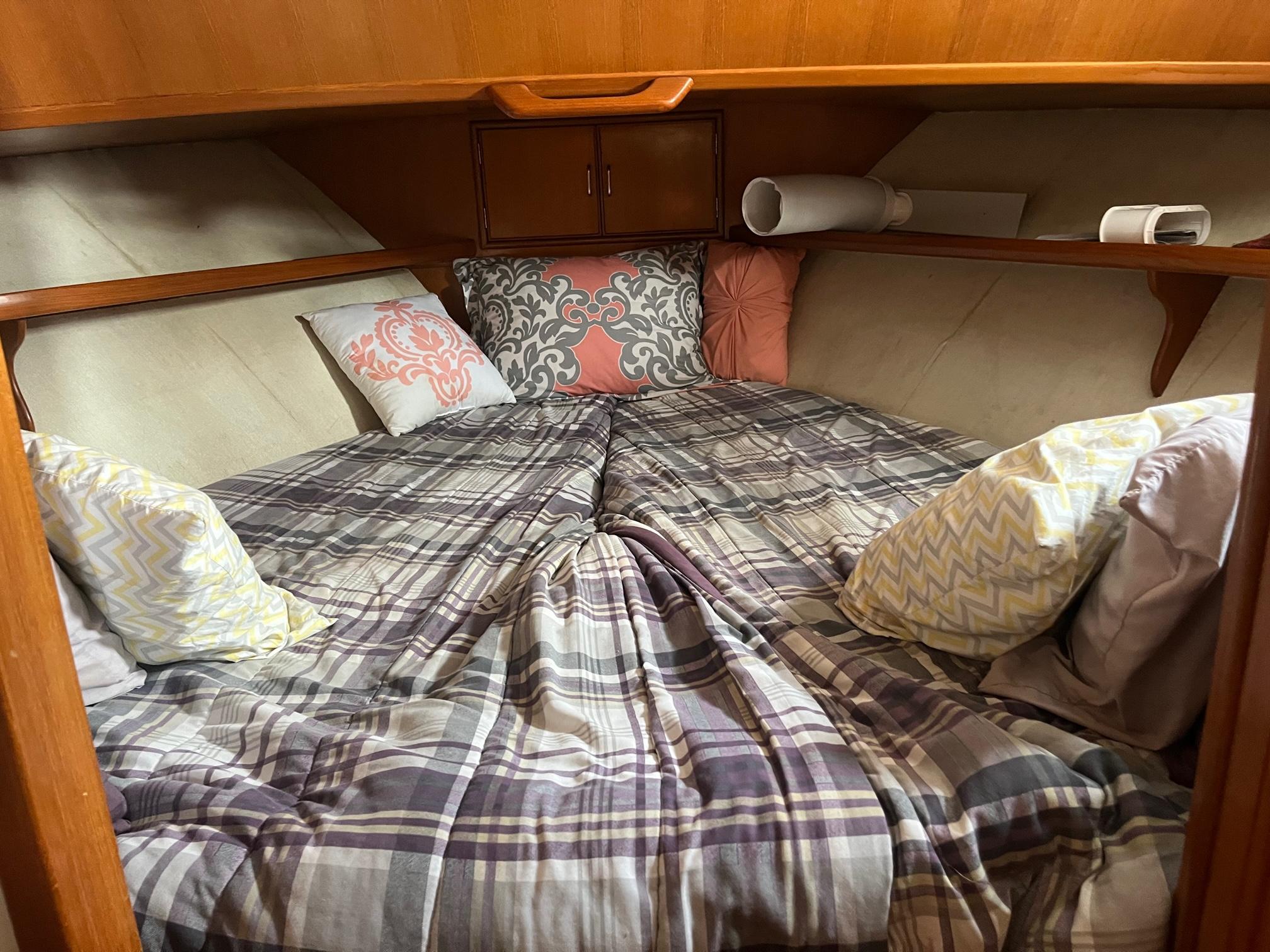 1988 CHB 46 Motor Yacht Aft Cabin for sale - YachtWorld