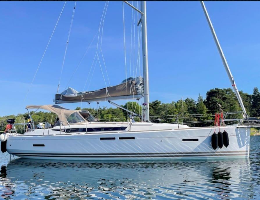 Used 2011 Jeanneau Sun Odyssey 409 | TopBoats
