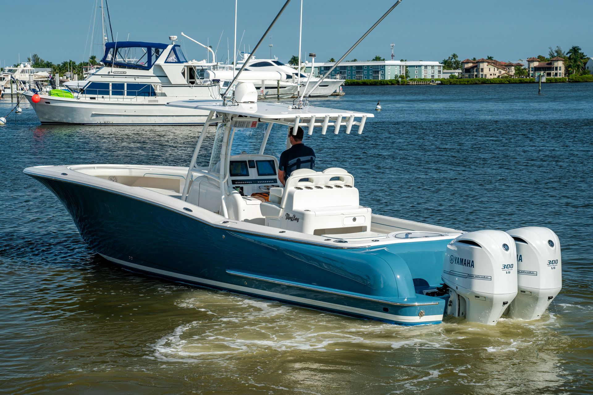 2016 Mag Bay 33 Center Console - Weber Yachts