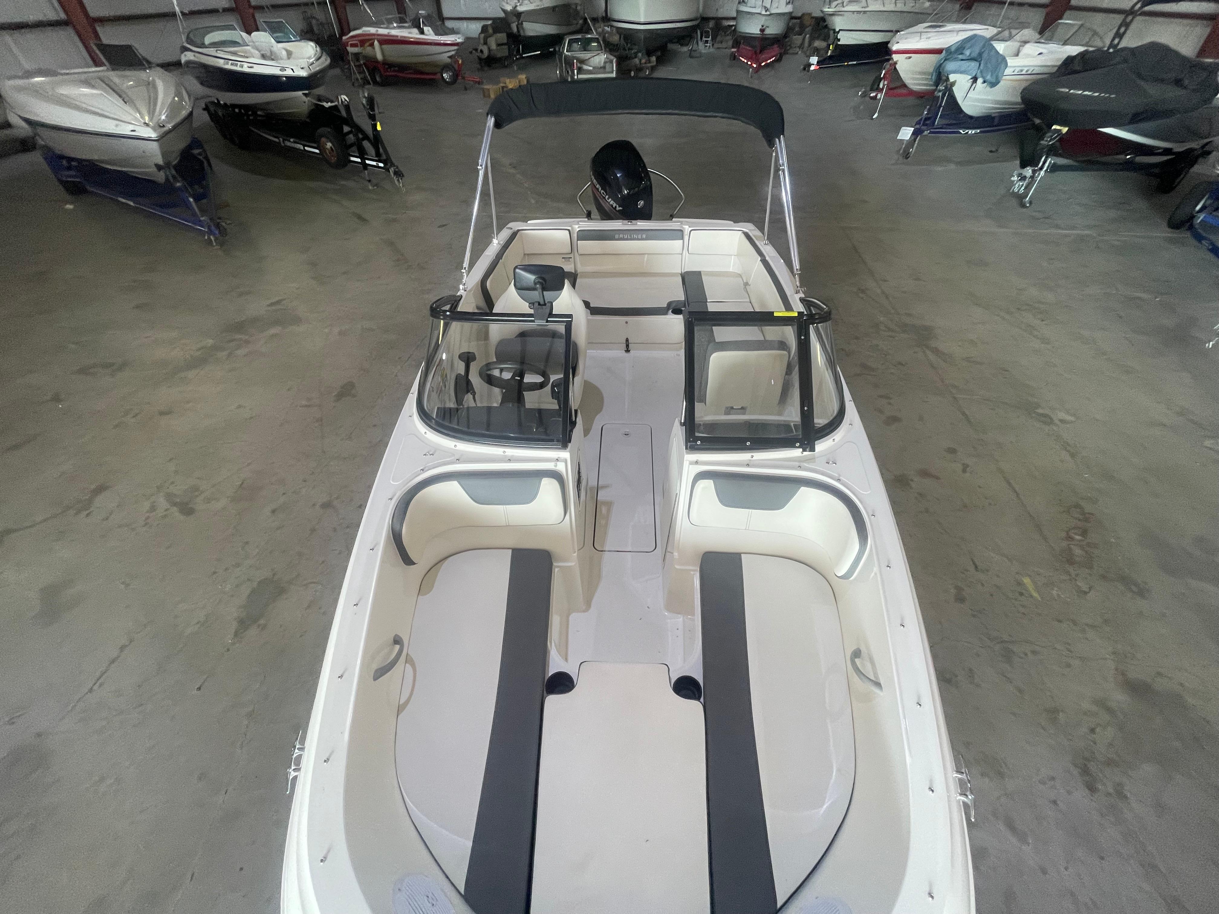 2018 Bayliner VR4 Bowrider OB Bowrider for sale - YachtWorld