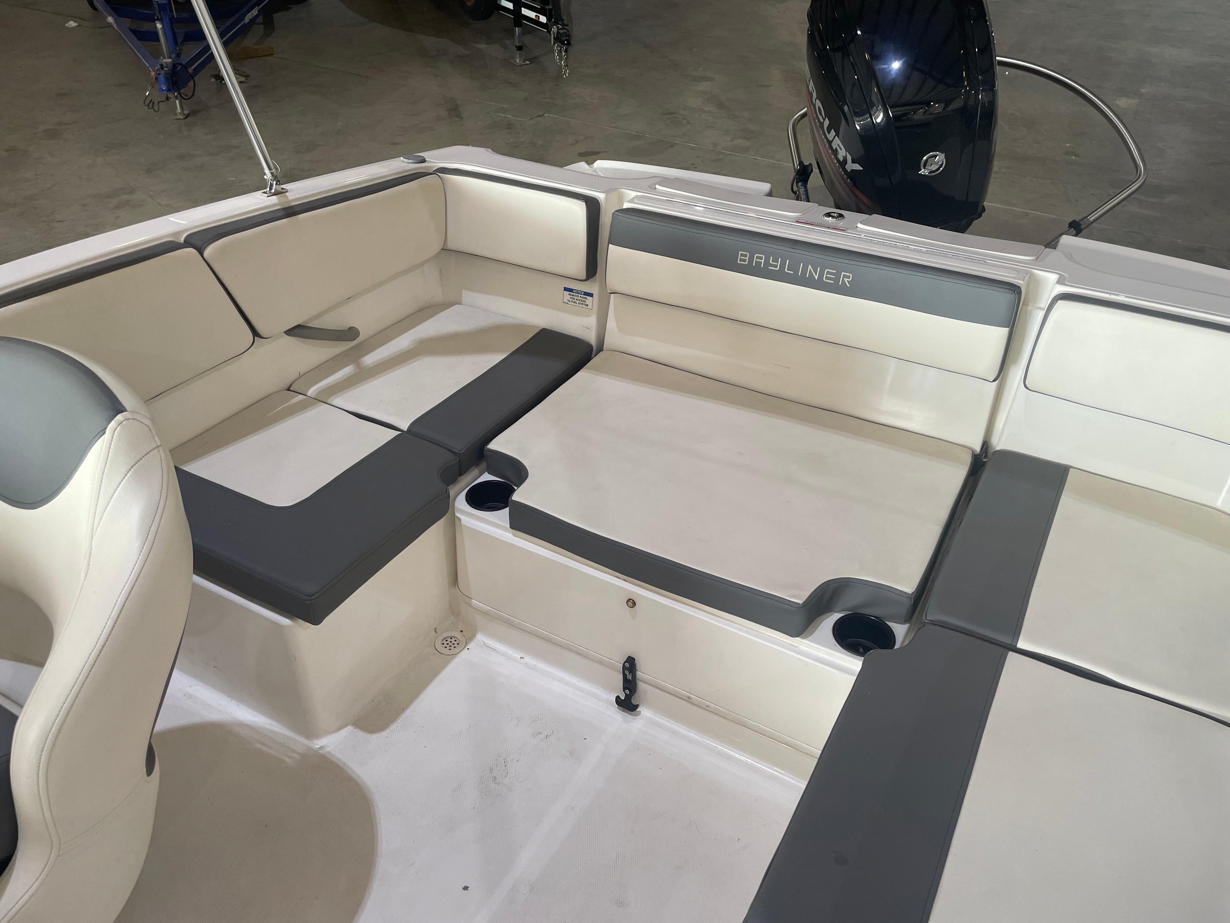 2018 Bayliner VR4 Bowrider OB Bowrider for sale - YachtWorld