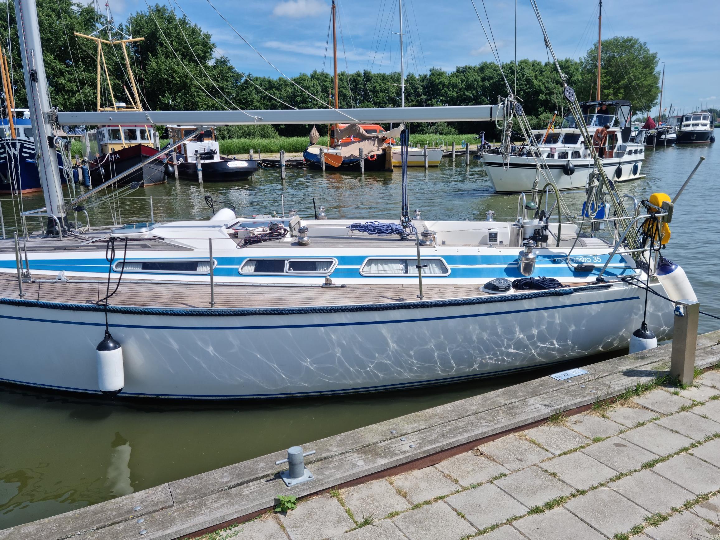 Maestro 35 | 1985 | 11m | Boatshop24