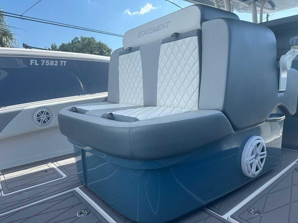 2022 Statement 350 Open Centre Console for sale - YachtWorld