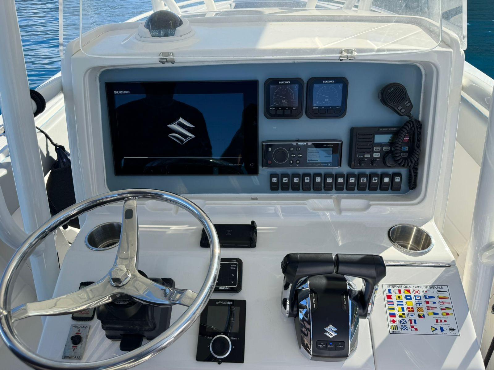 2004 Jupiter 31 Center Console Center Console for sale - YachtWorld