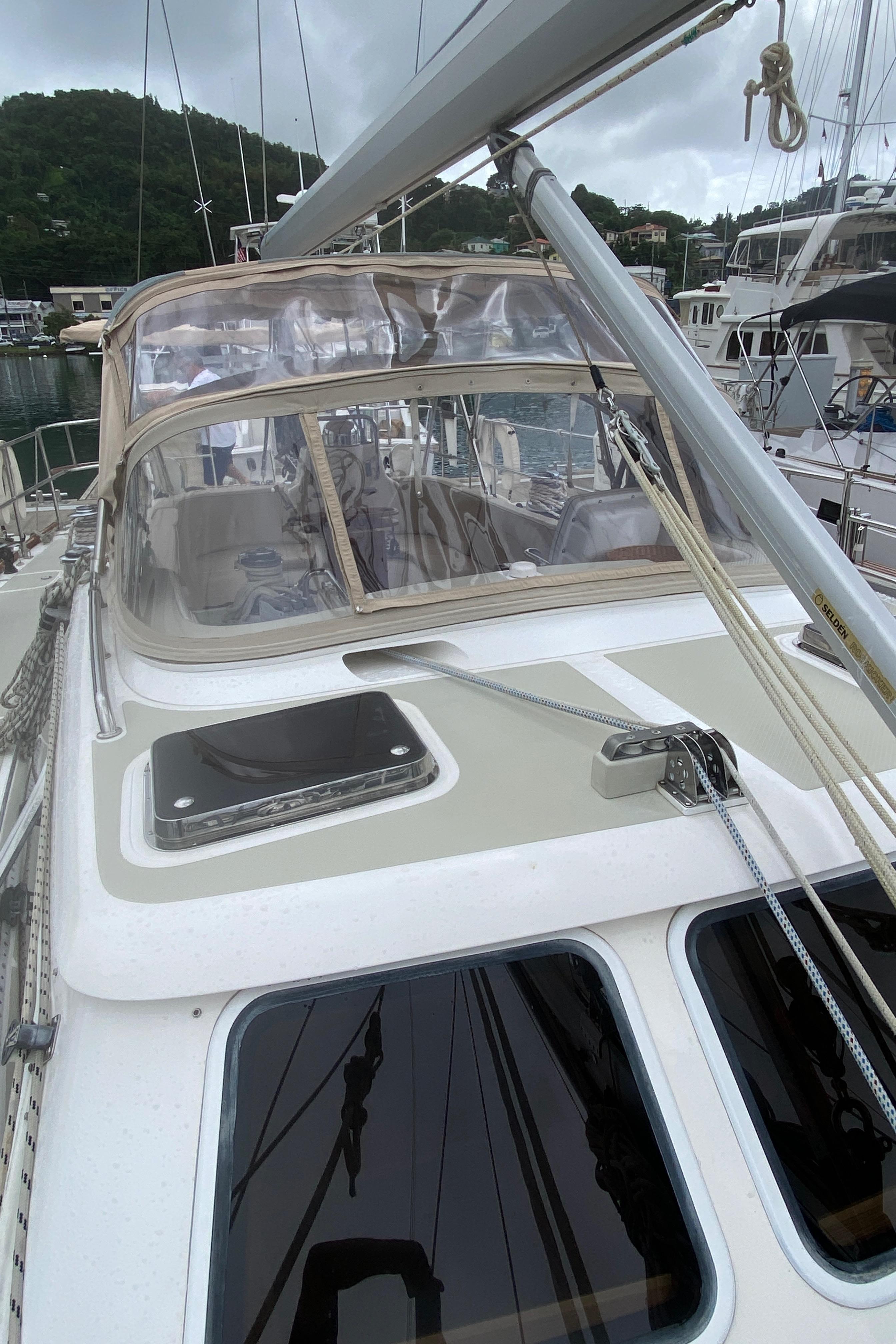 2009 Hylas 54 Cruiser for sale - YachtWorld