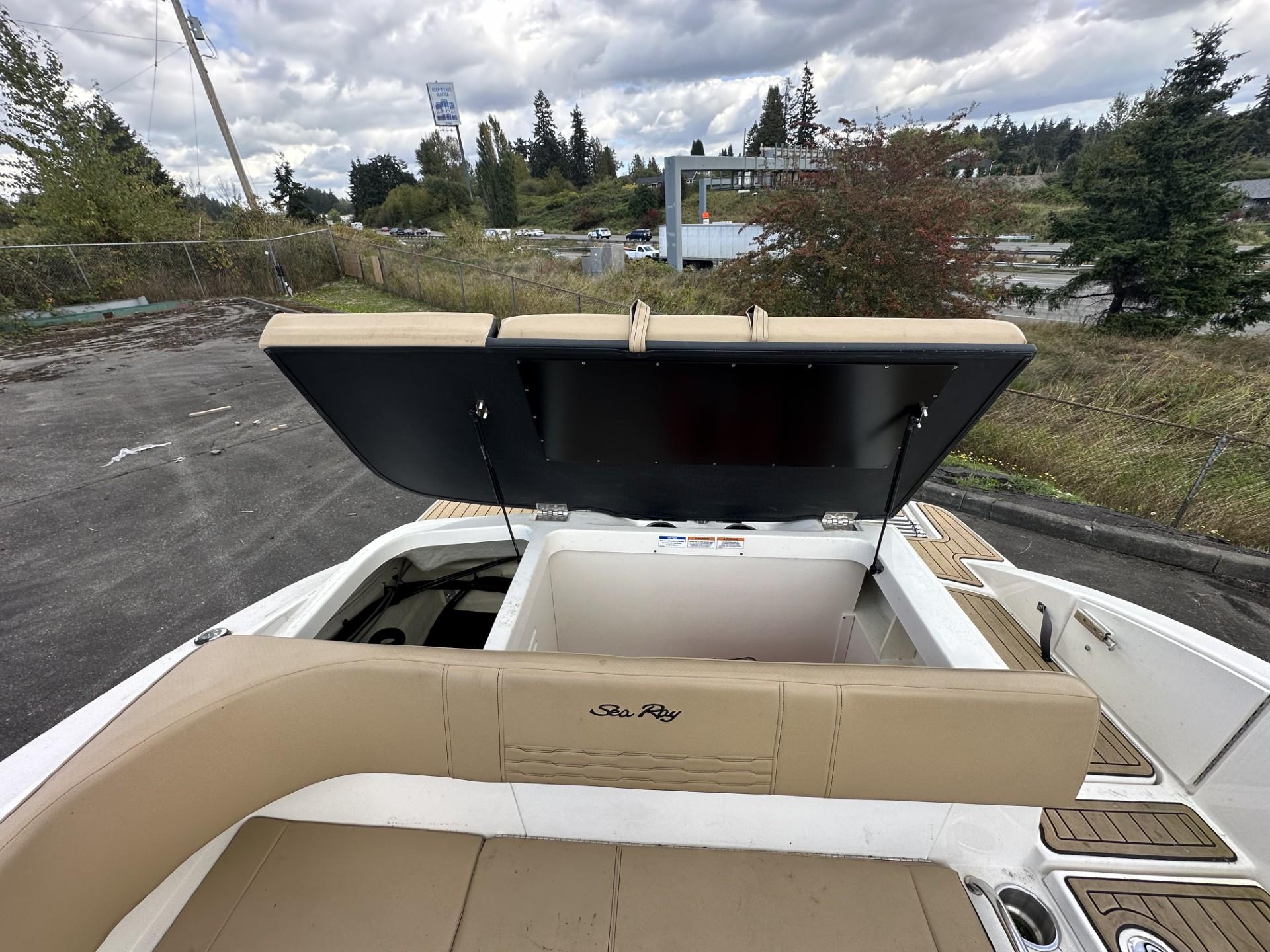 2021 Sea Ray SPX 210 OB Bowrider for sale - YachtWorld