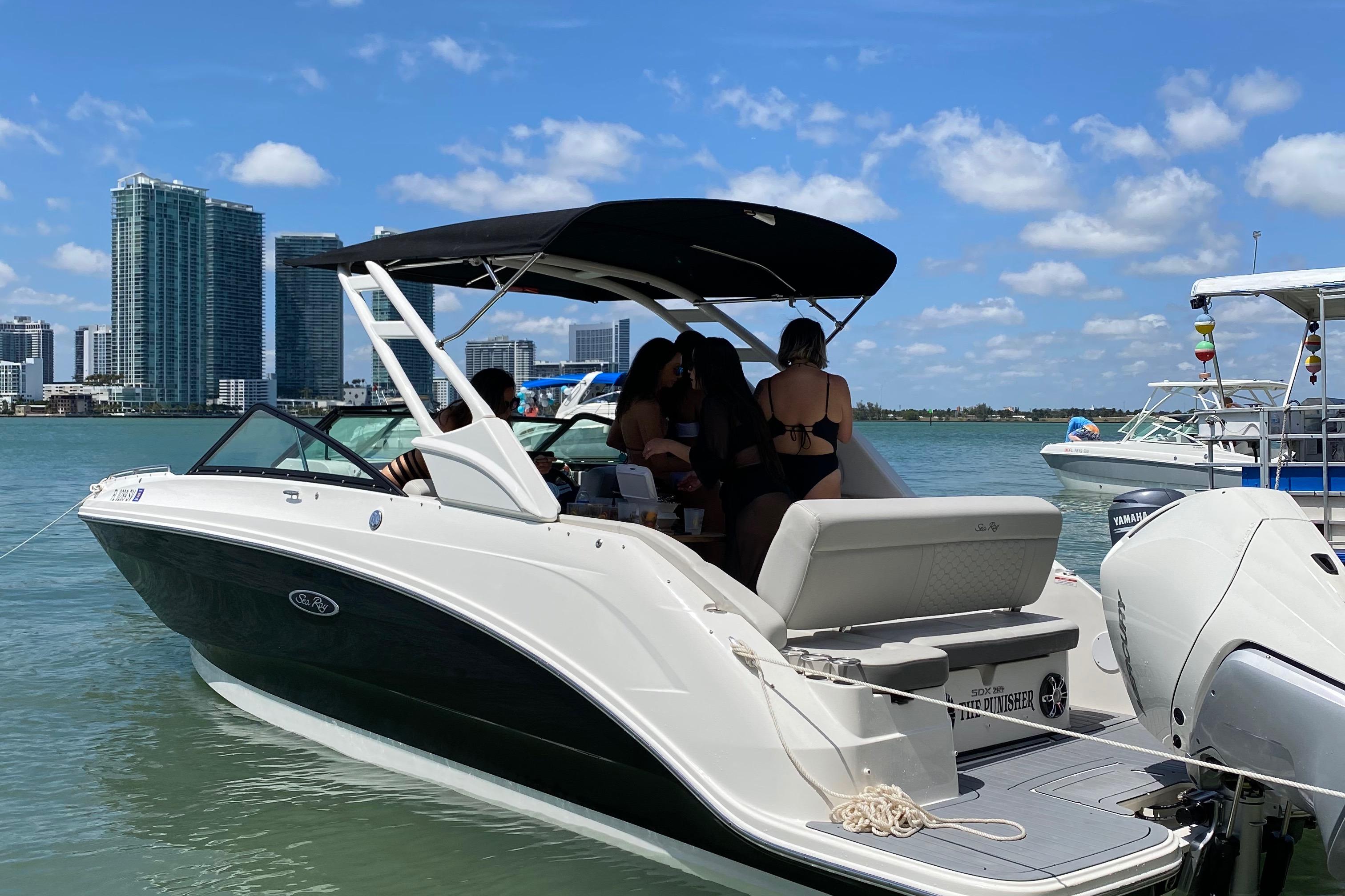 2021 Sea Ray SDX 250 Outboard Bowrider à vendre - YachtWorld