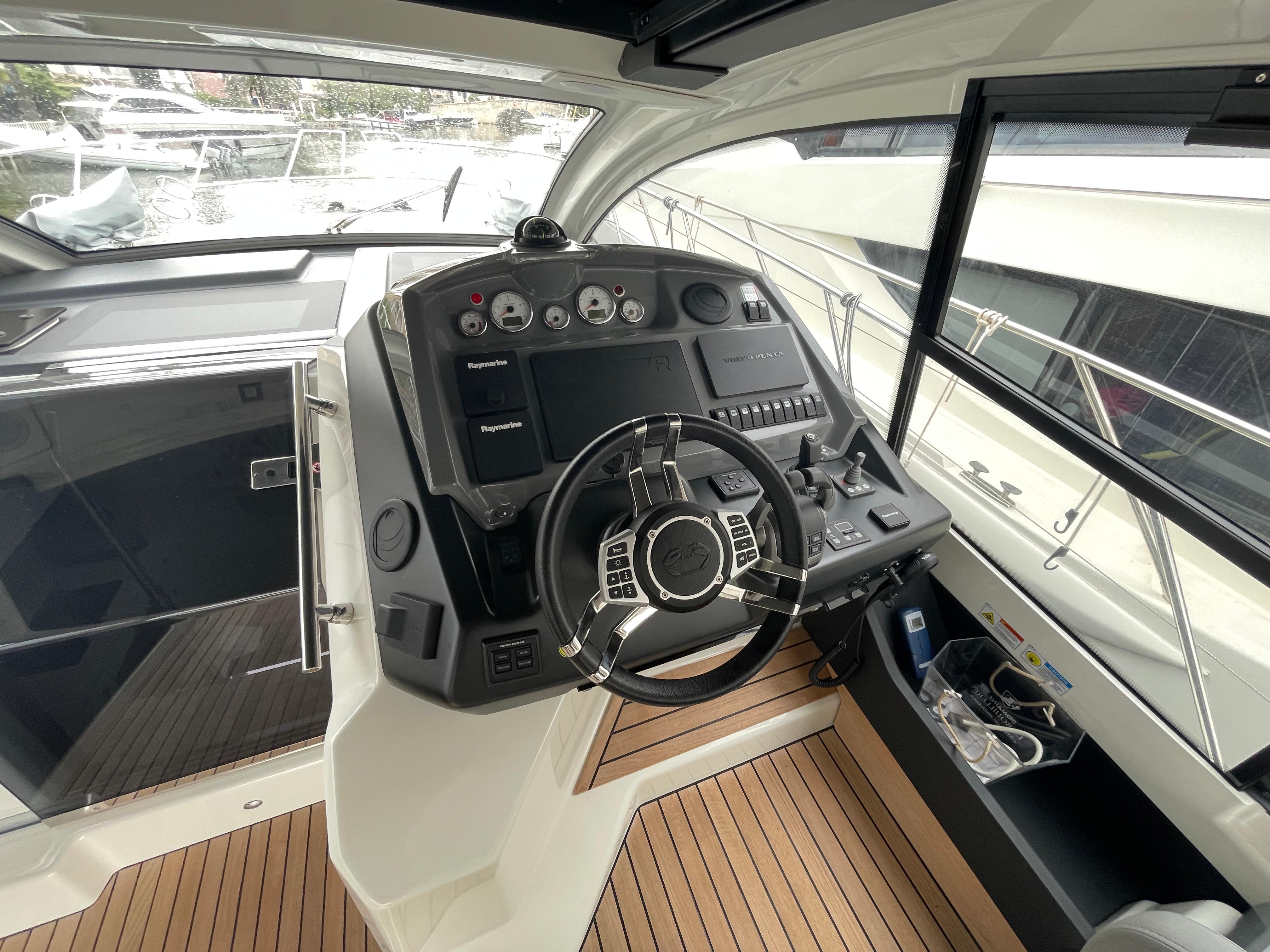 2021 Cranchi m 44 Cruiser for sale - YachtWorld