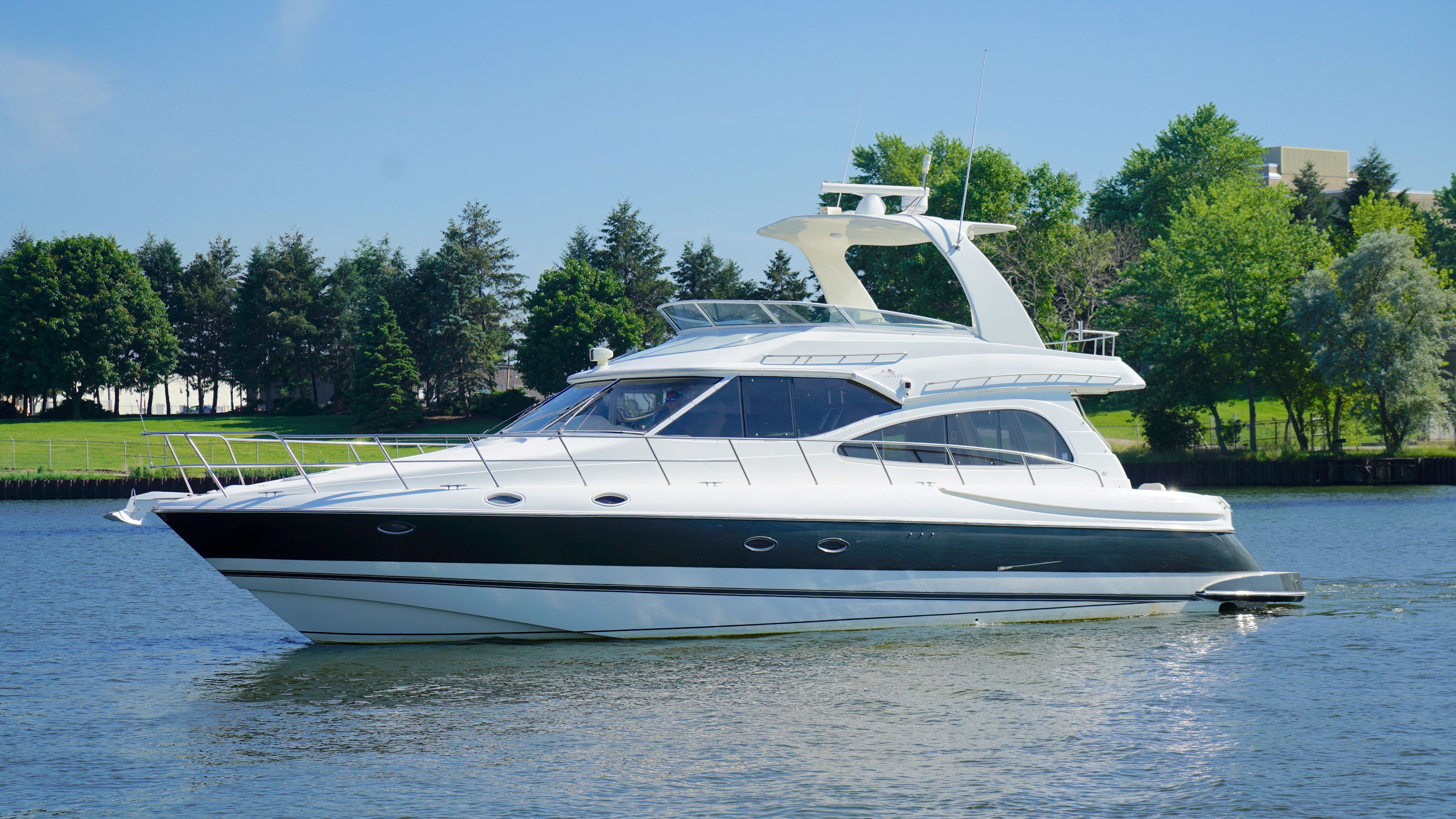 2003 Cruisers Yachts 5000 Sport Sedan - Weber Yachts
