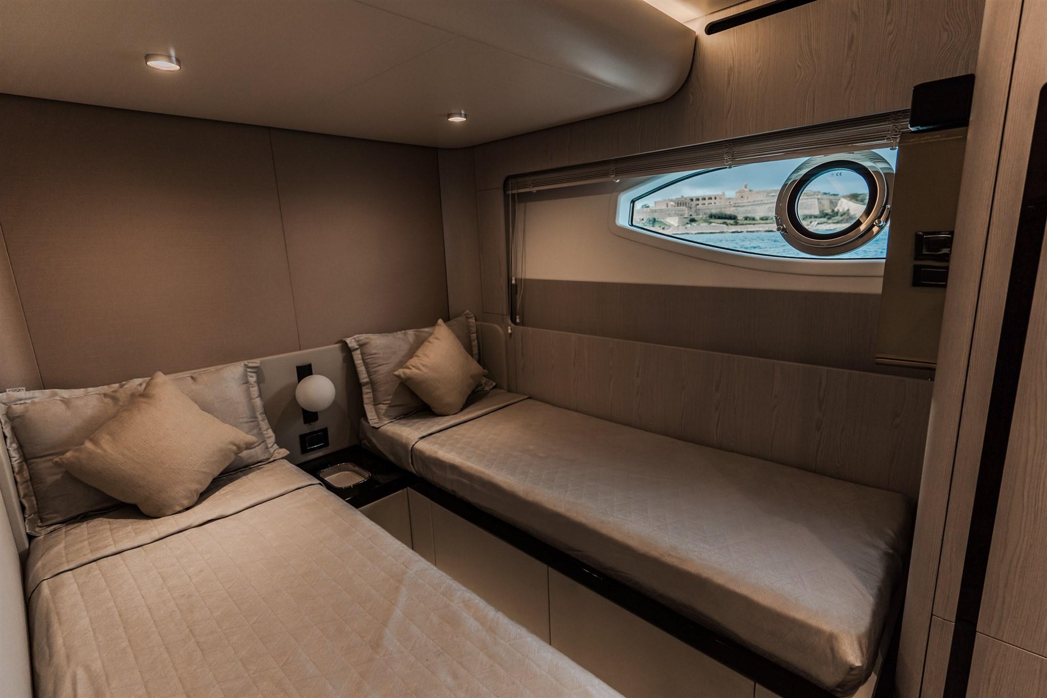 2021 Azimut 78 FLY Flybridge for sale - YachtWorld