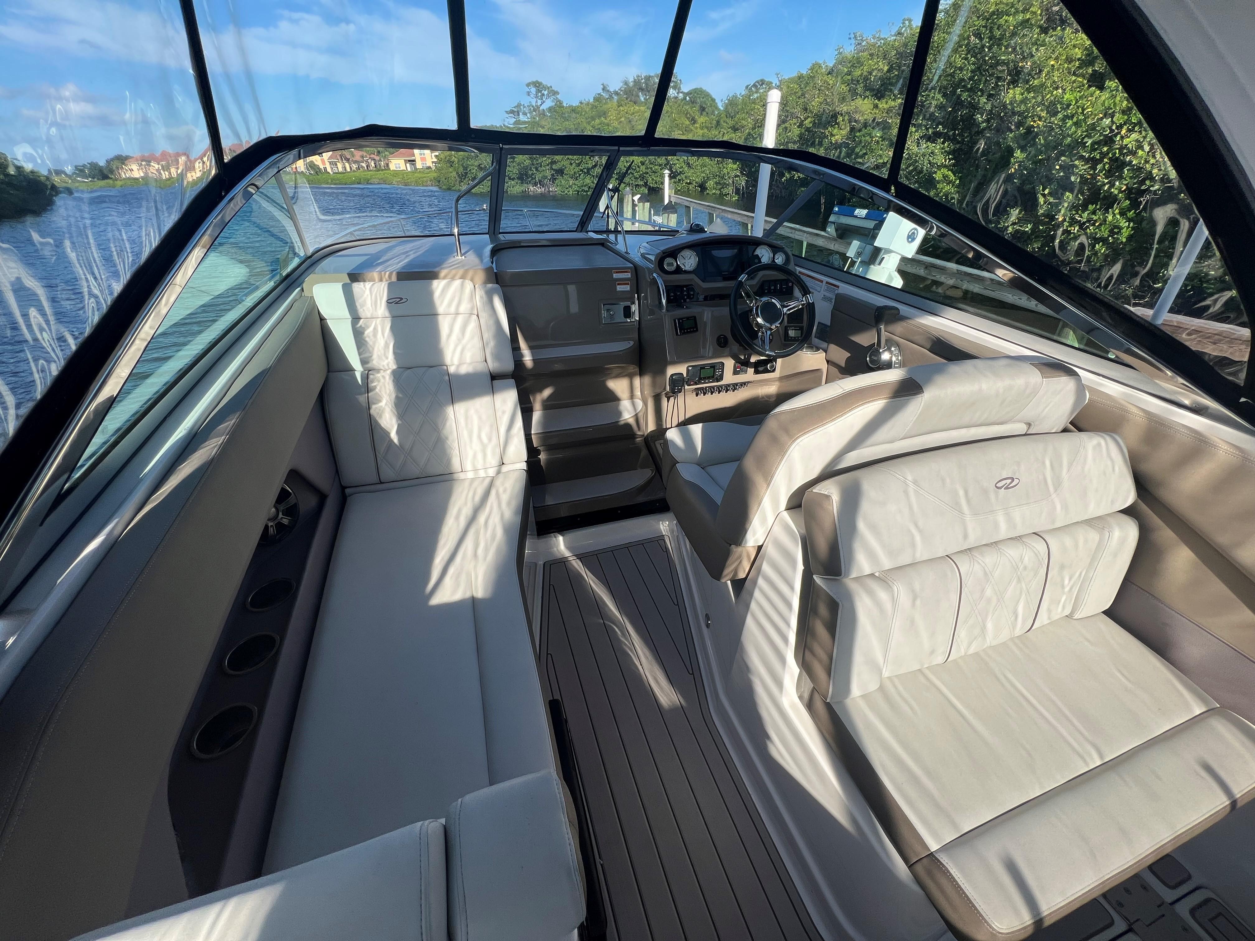 2018 Regal 28 Express Express Cruiser for sale - YachtWorld