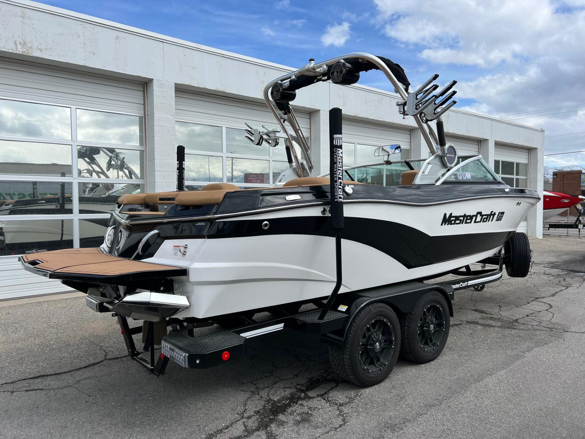 2021 MasterCraft XT23 Bowrider Ski and Wakeboard for sale - YachtWorld