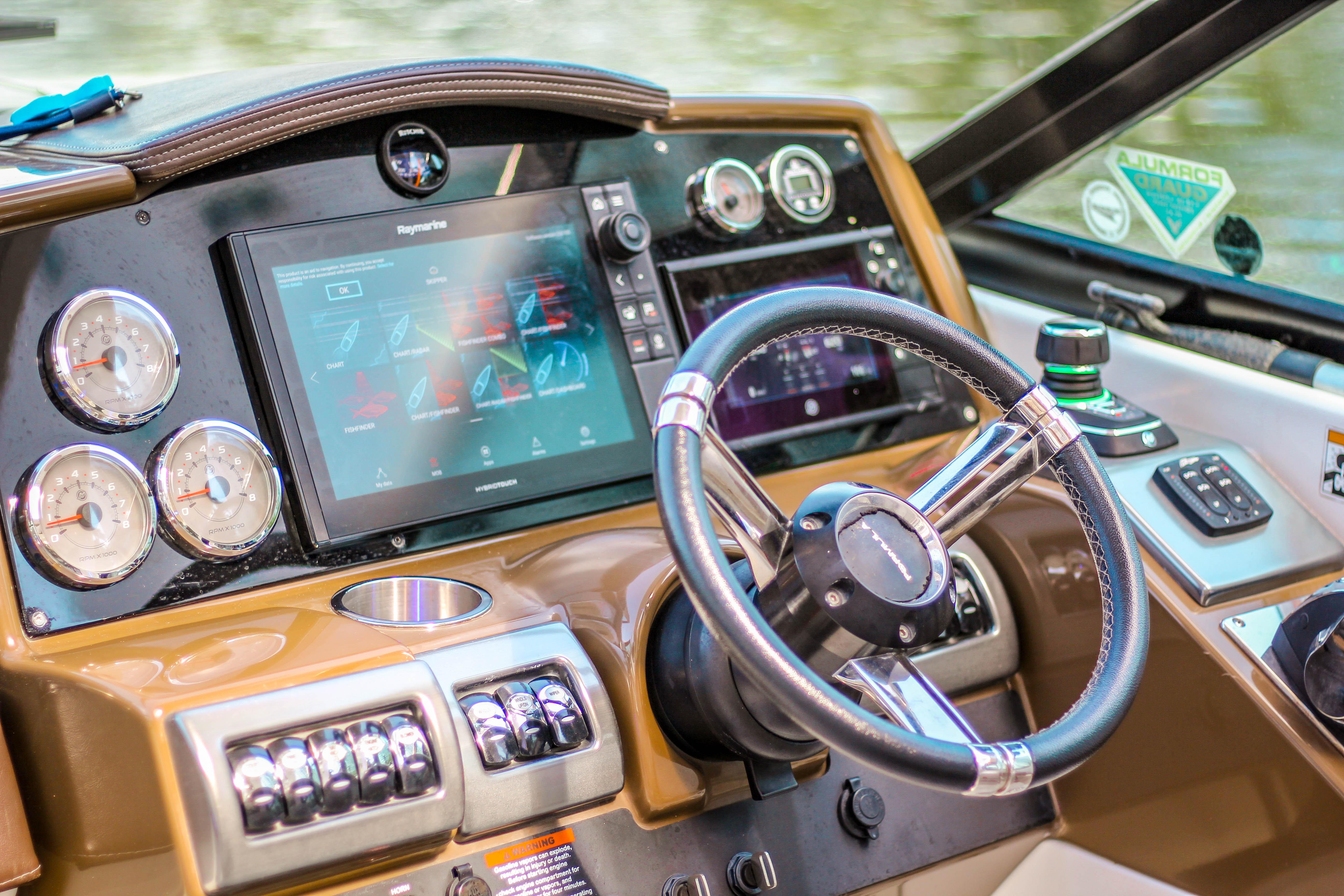 2018 Formula 35 CROSSOVER BOWRIDER Bowrider for sale - YachtWorld