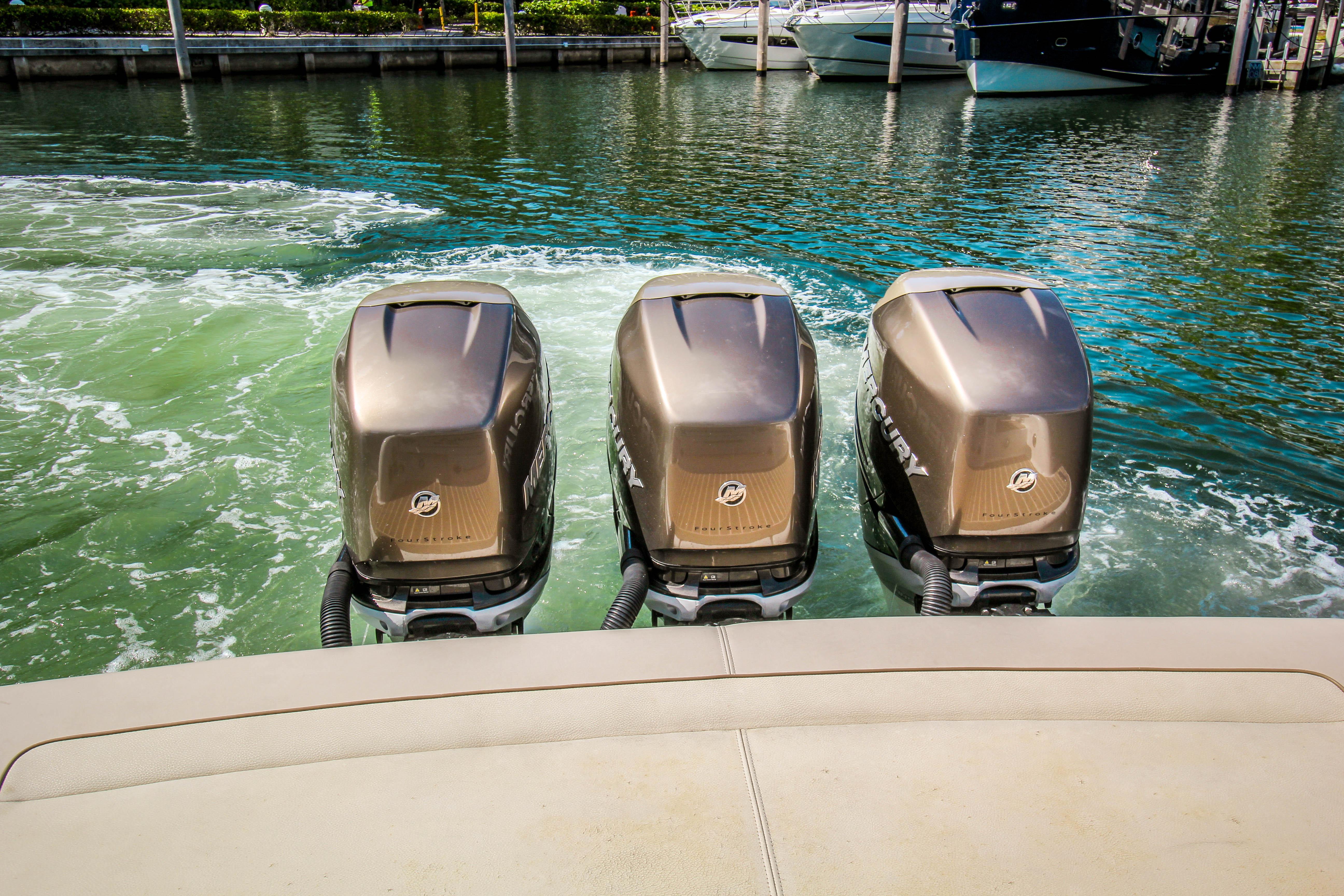 2018 Formula Crossover Bowrider Bowrider for sale - YachtWorld