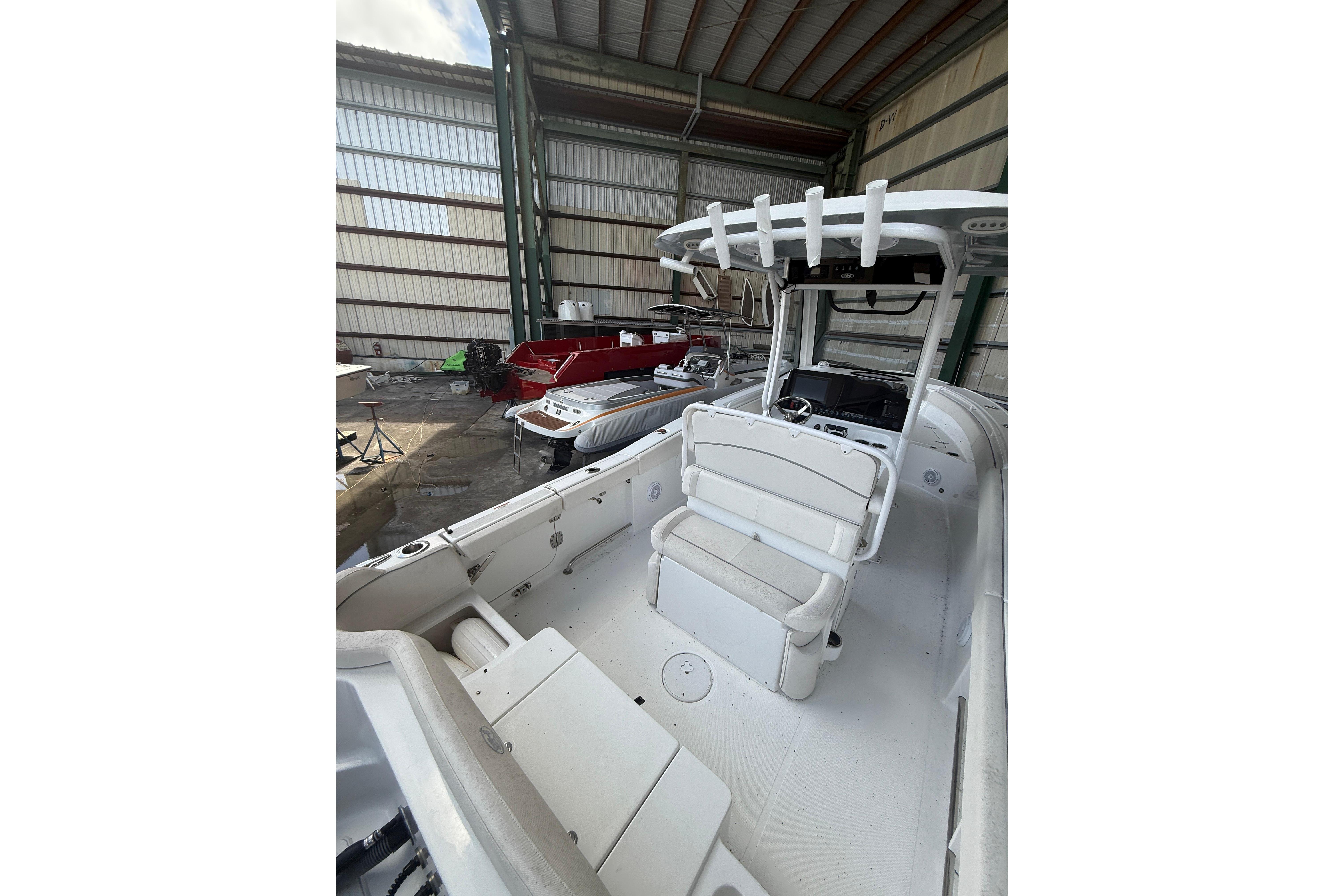 2023 Sea Hunt Ultra 265 SE Center Console for sale - YachtWorld
