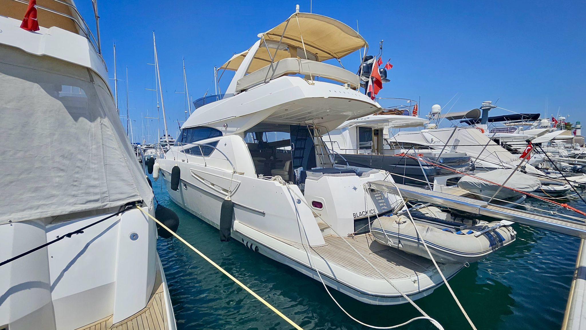 Neuf 2010 Prestige 50 | YachtFocus