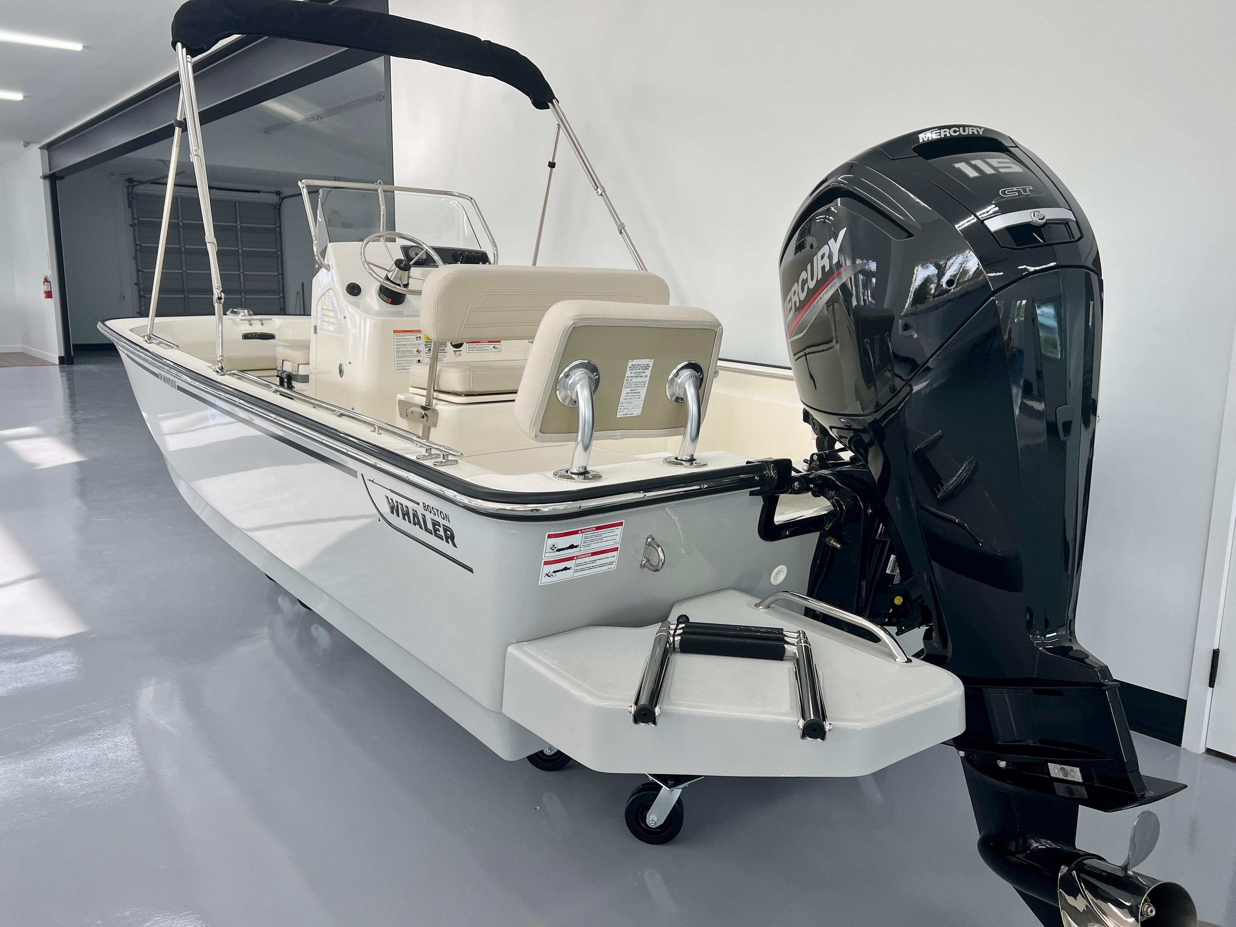 2025 Boston Whaler 170 Montauk Barcos de consola central en venta - YachtWorld