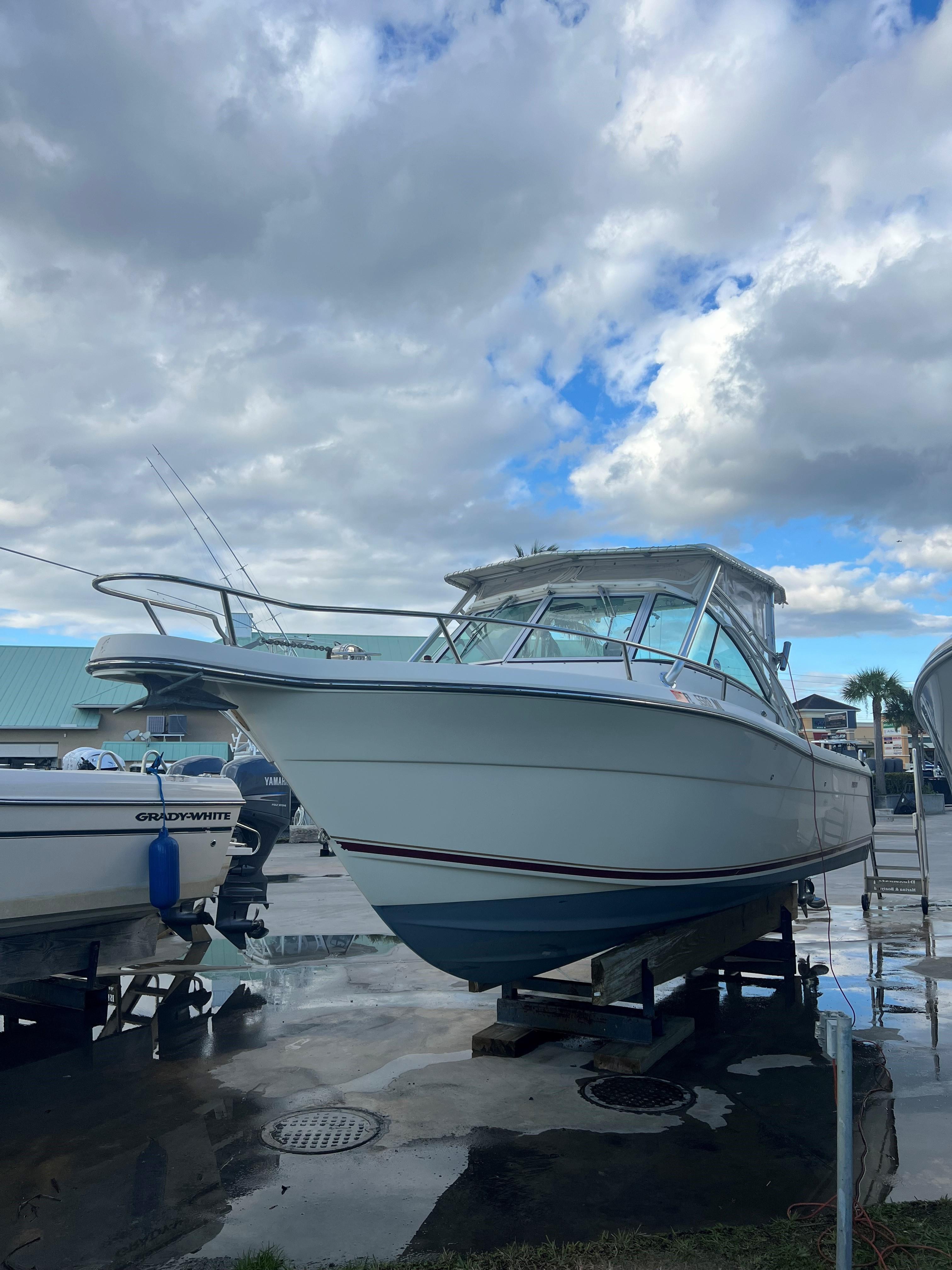 Pursuit 2470 Walkaround boats for sale | YachtWorld