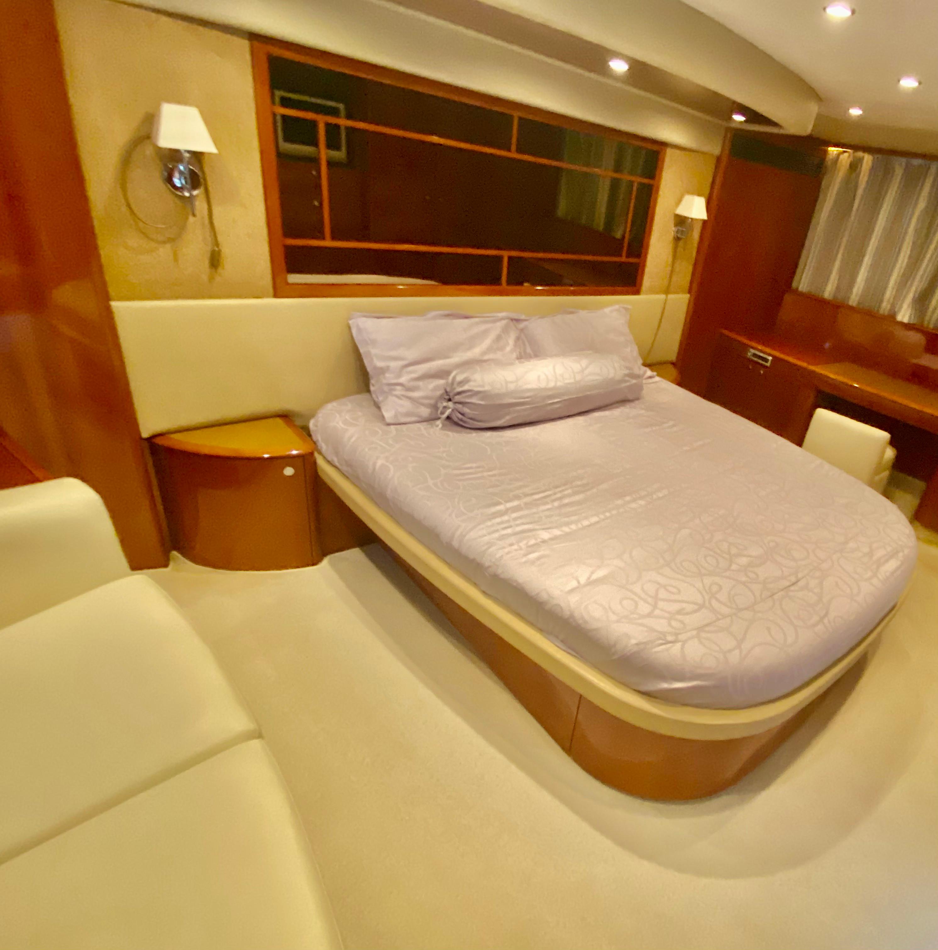 2007 Princess 67 Flybridge Flybridge for sale - YachtWorld