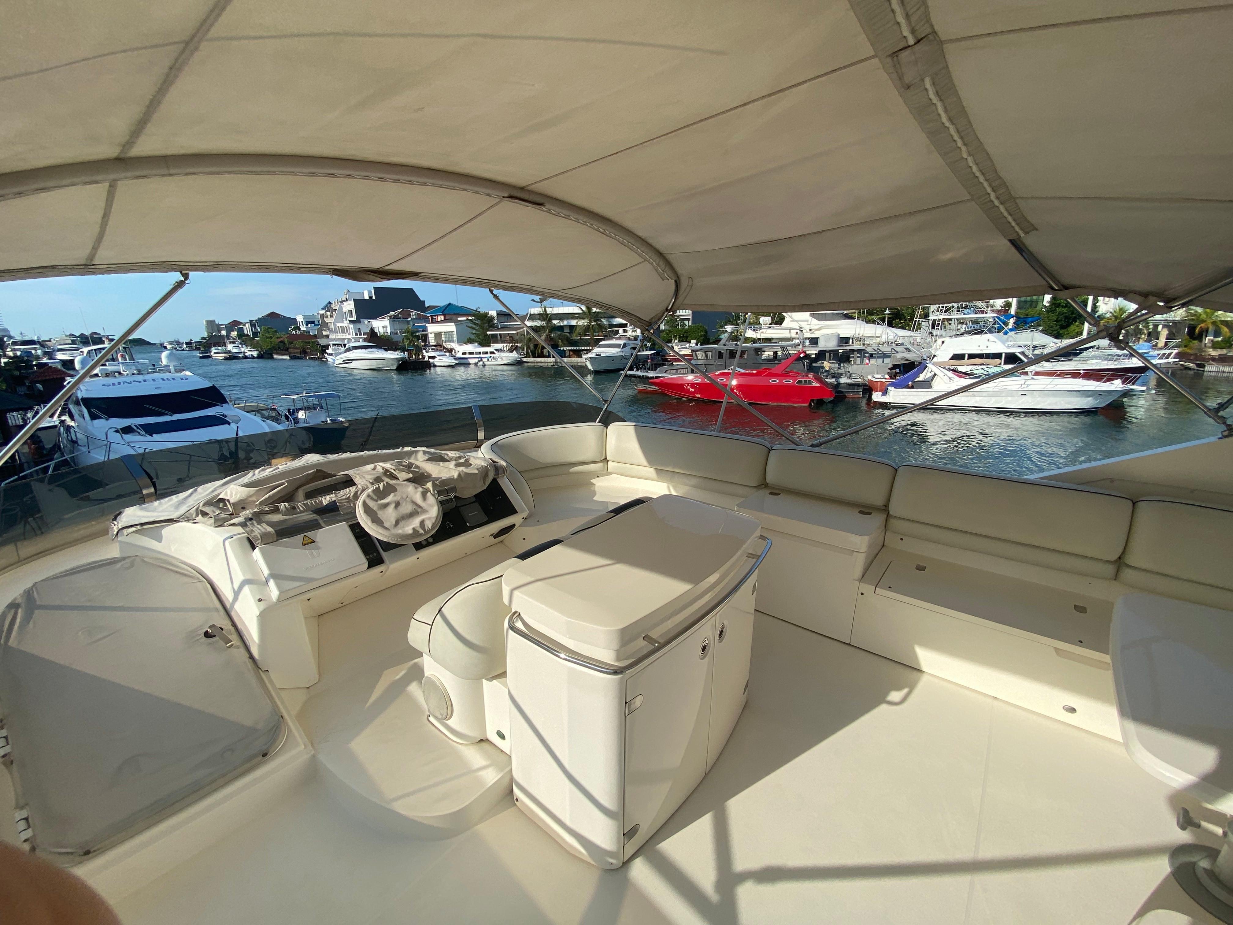 2007 Princess 67 Flybridge Flybridge for sale - YachtWorld