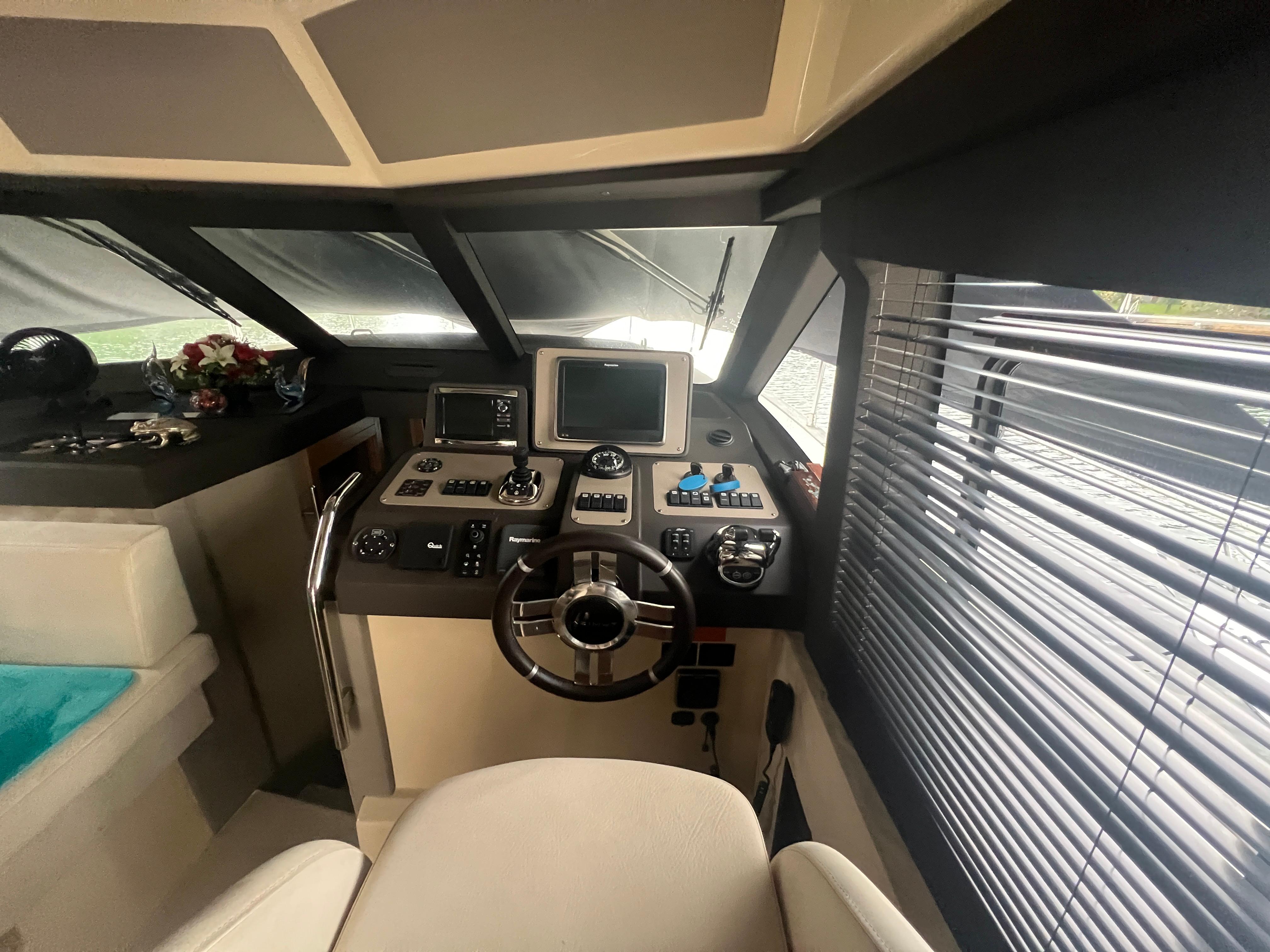 2017 Azimut Magellano 43 Cruiser for sale - YachtWorld