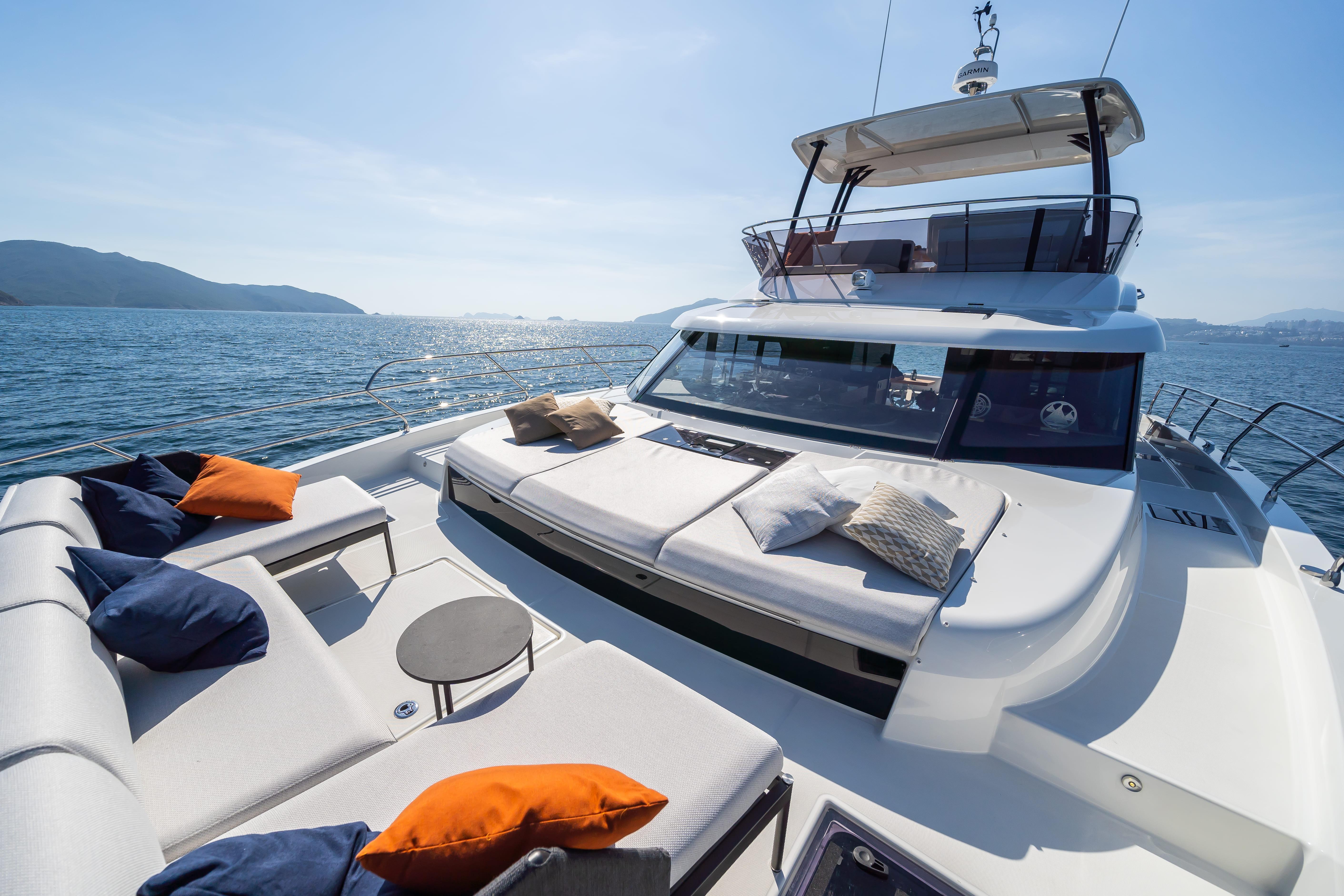 2026 Prestige M48 Katamaran Kaufen - YachtWorld