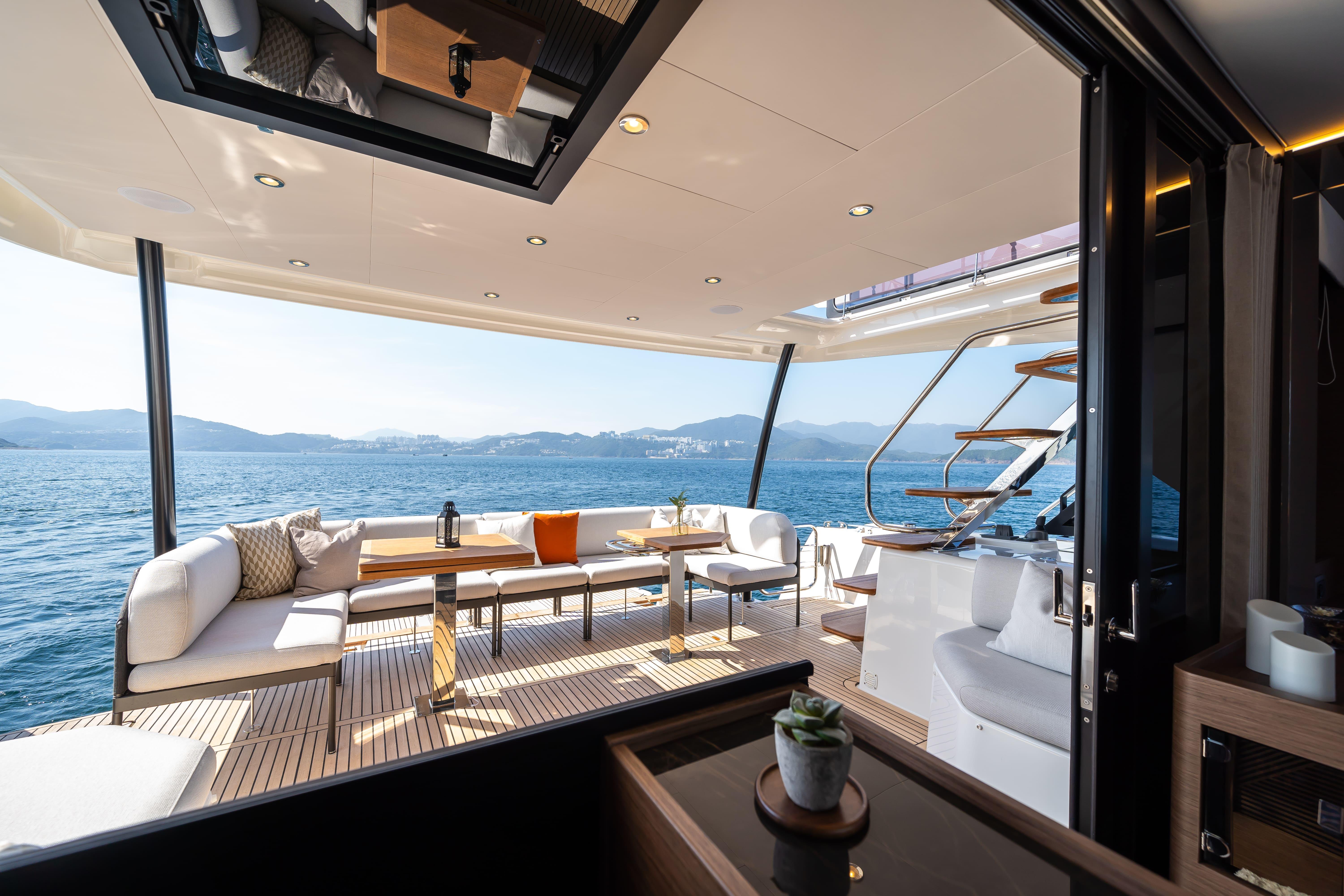 2026 Prestige M48 Katamaran Kaufen - YachtWorld