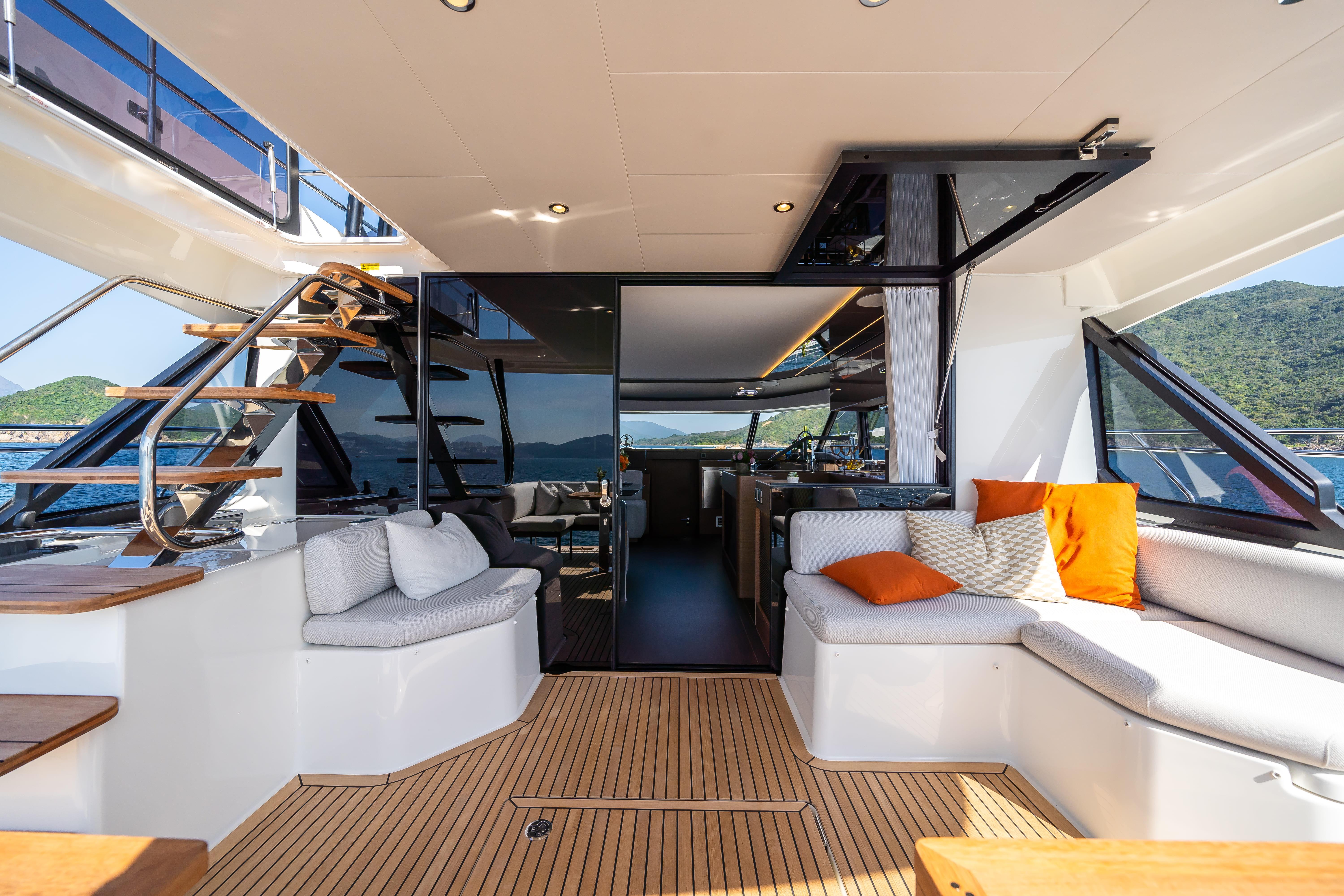 2026 Prestige M48 Katamaran Kaufen - YachtWorld