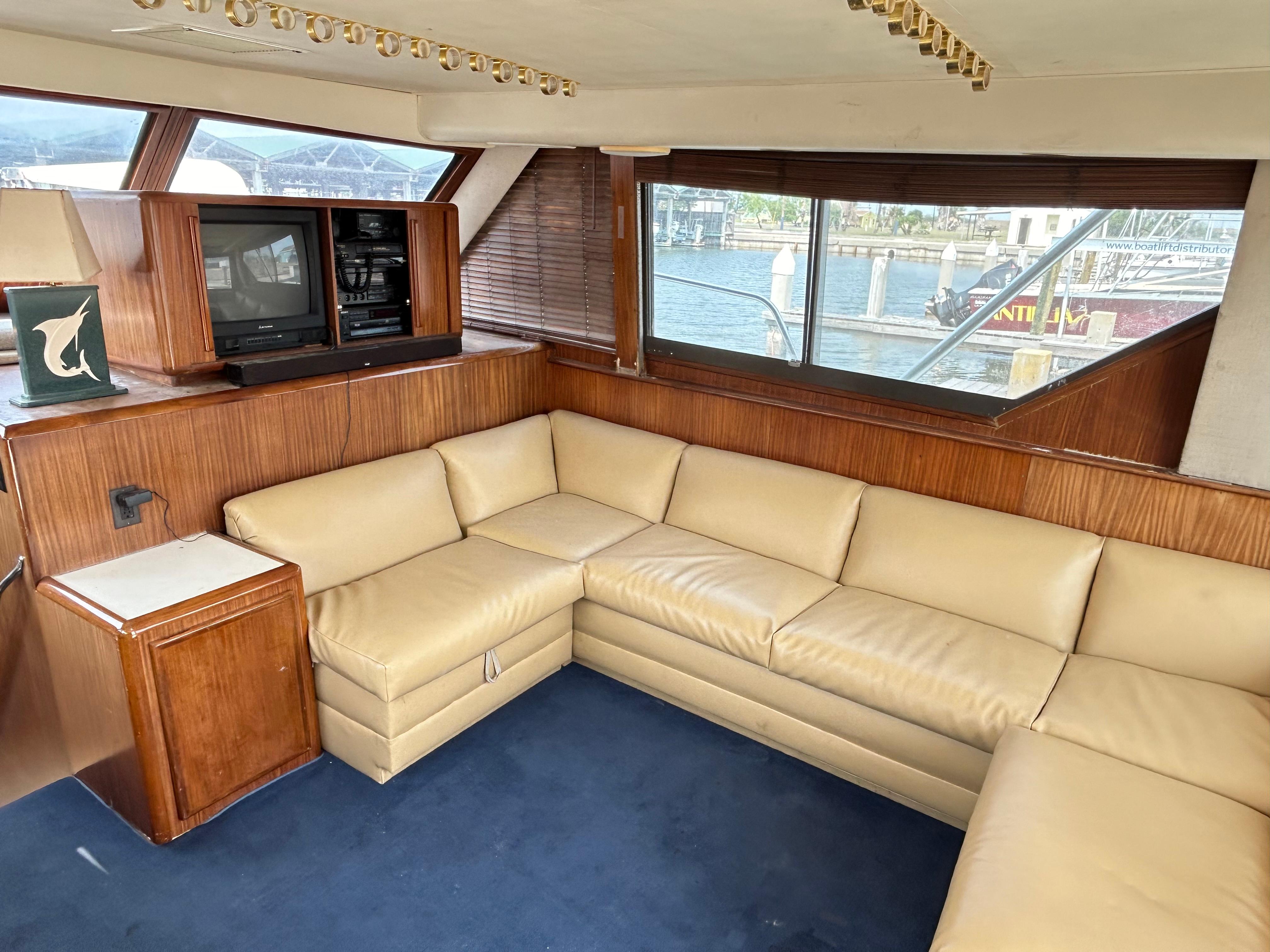 1991 Hatteras 45 Convertible Convertible for sale - YachtWorld