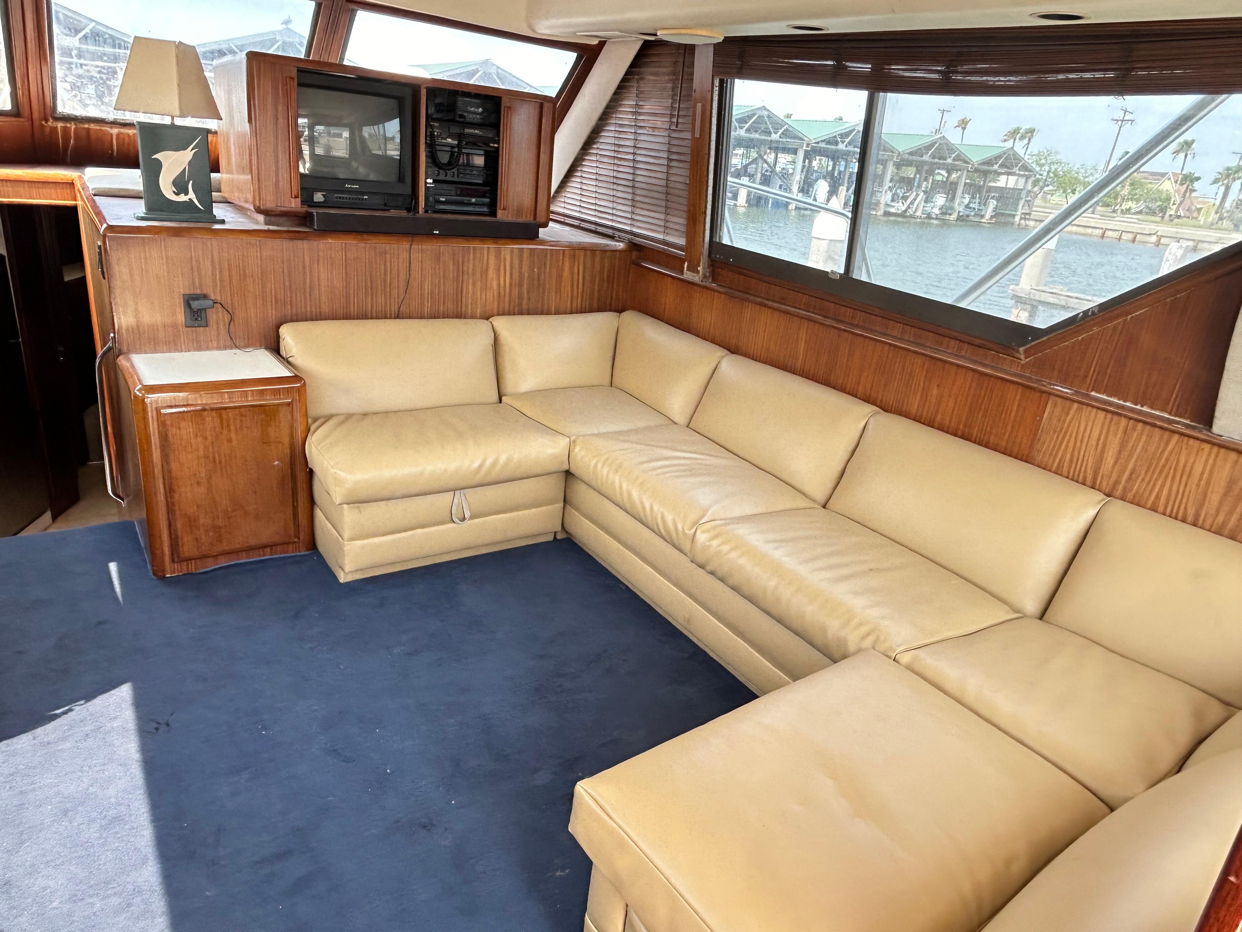 1991 Hatteras 45 Convertible Convertible for sale - YachtWorld