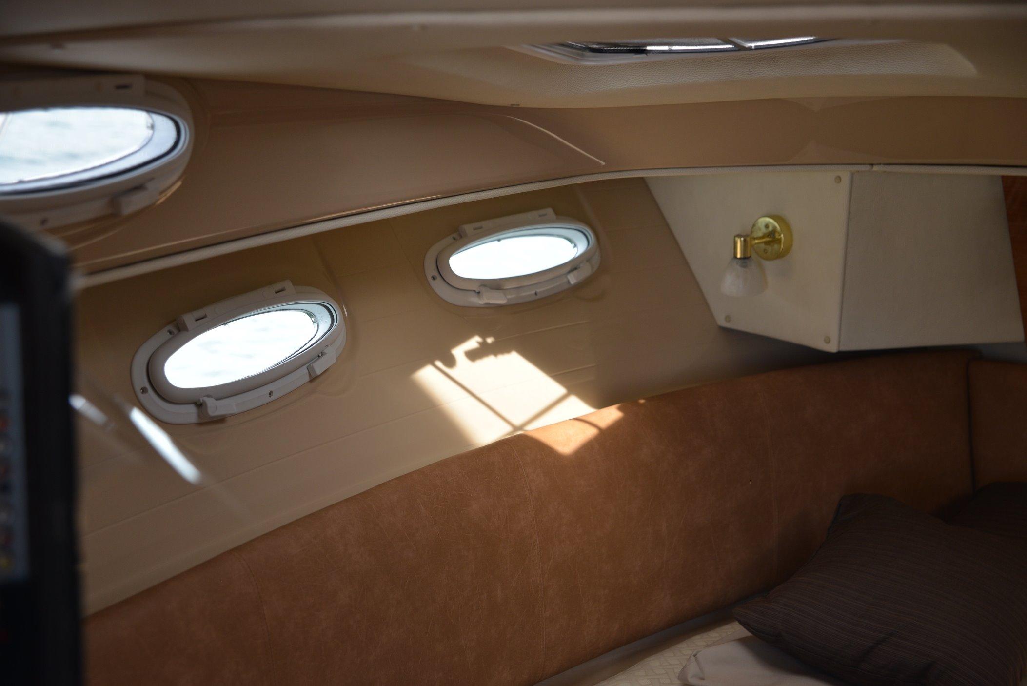 2019 Cutwater C-30 Command Bridge LE Cruiser for sale - YachtWorld