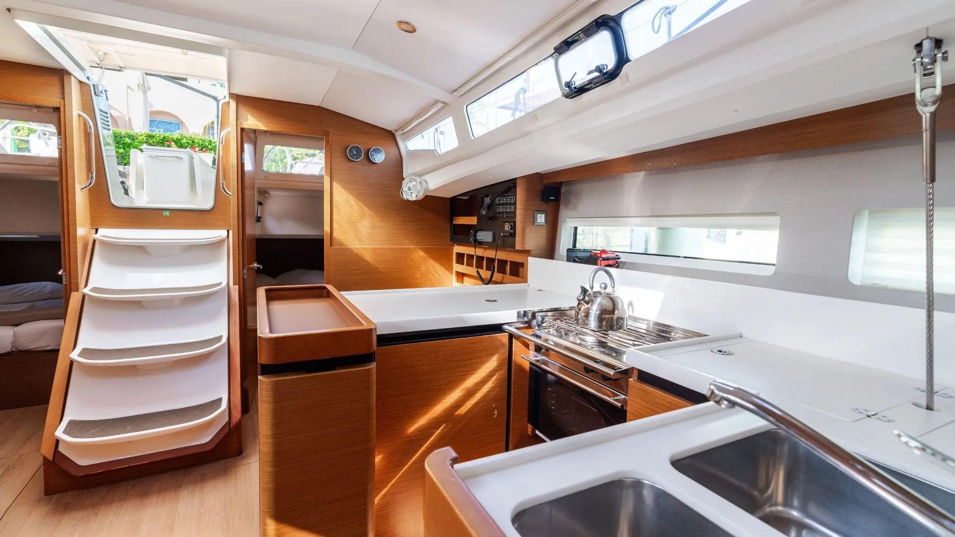 2020 Jeanneau Sun Odyssey 440 Cruiser for sale - YachtWorld