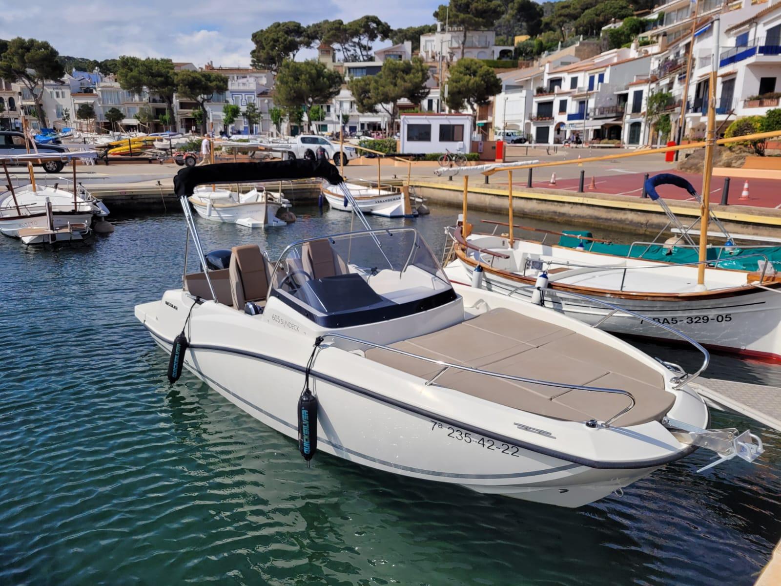 Used 2022 Quicksilver Sundeck - Girona | TopBoats