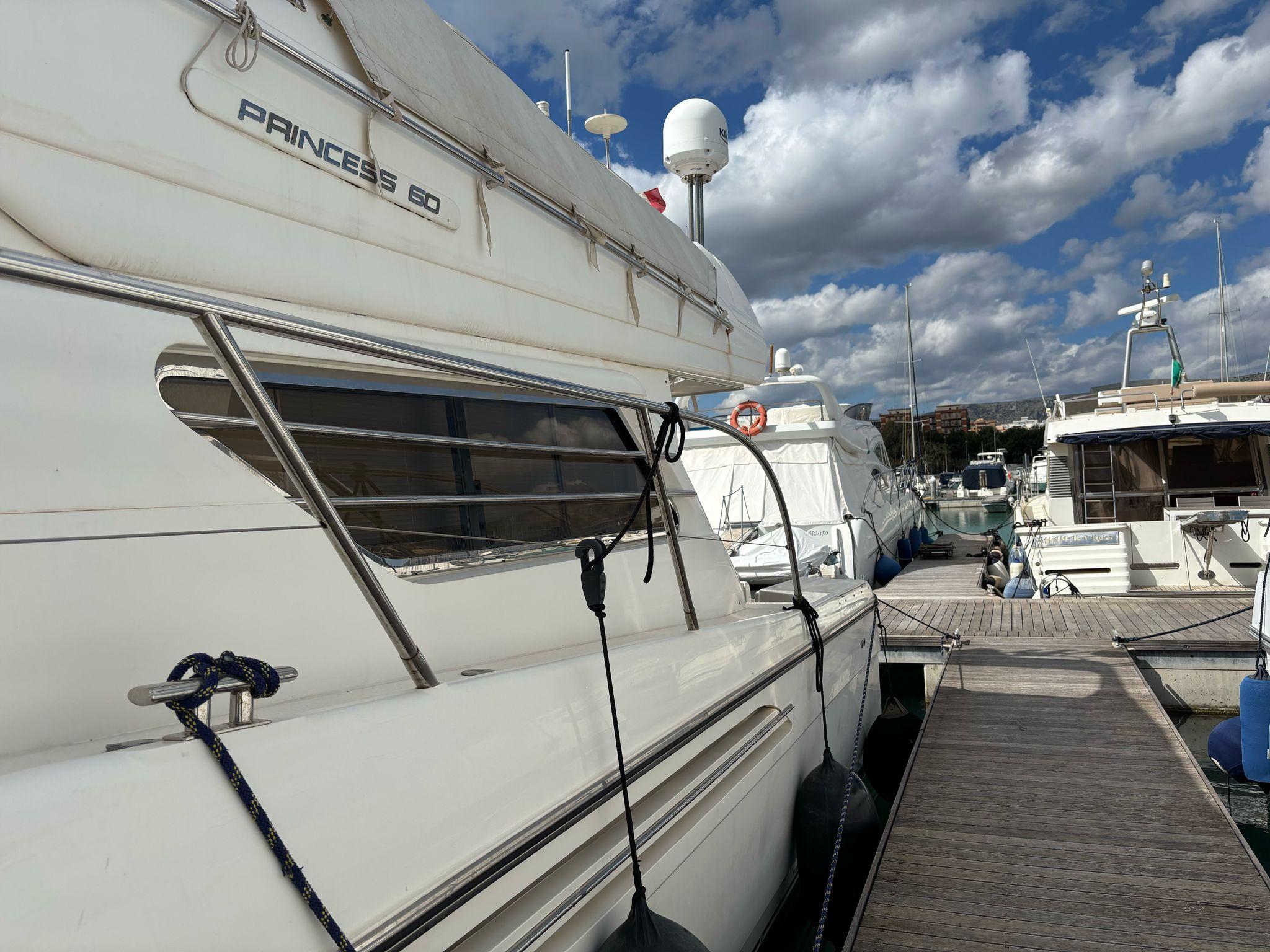 Occasion 2000 Princess 60 Flybridge Motor Yacht - Barletta-Andria-Trani ...