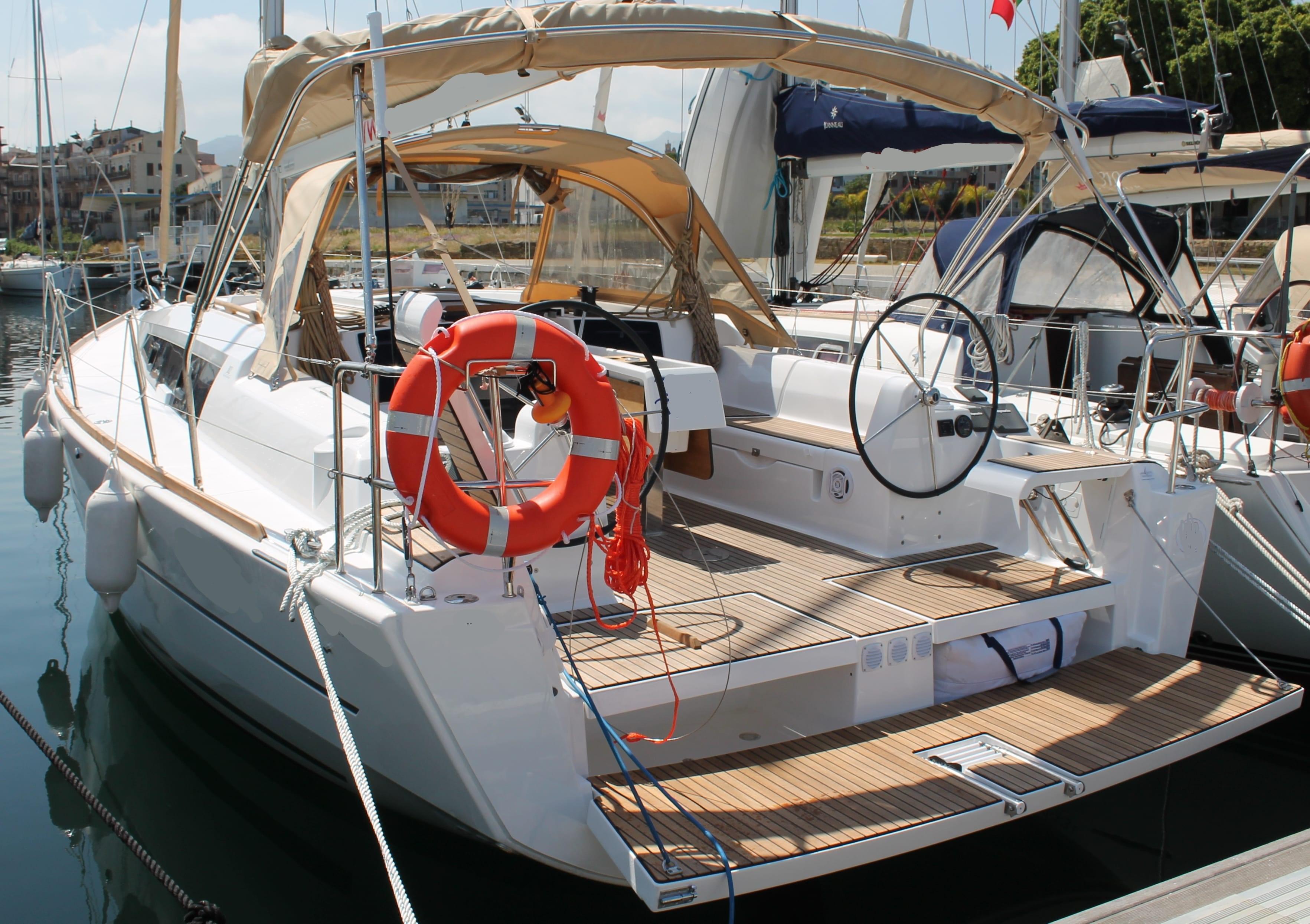 2016 Dufour 382 Racer/Cruiser for sale - YachtWorld