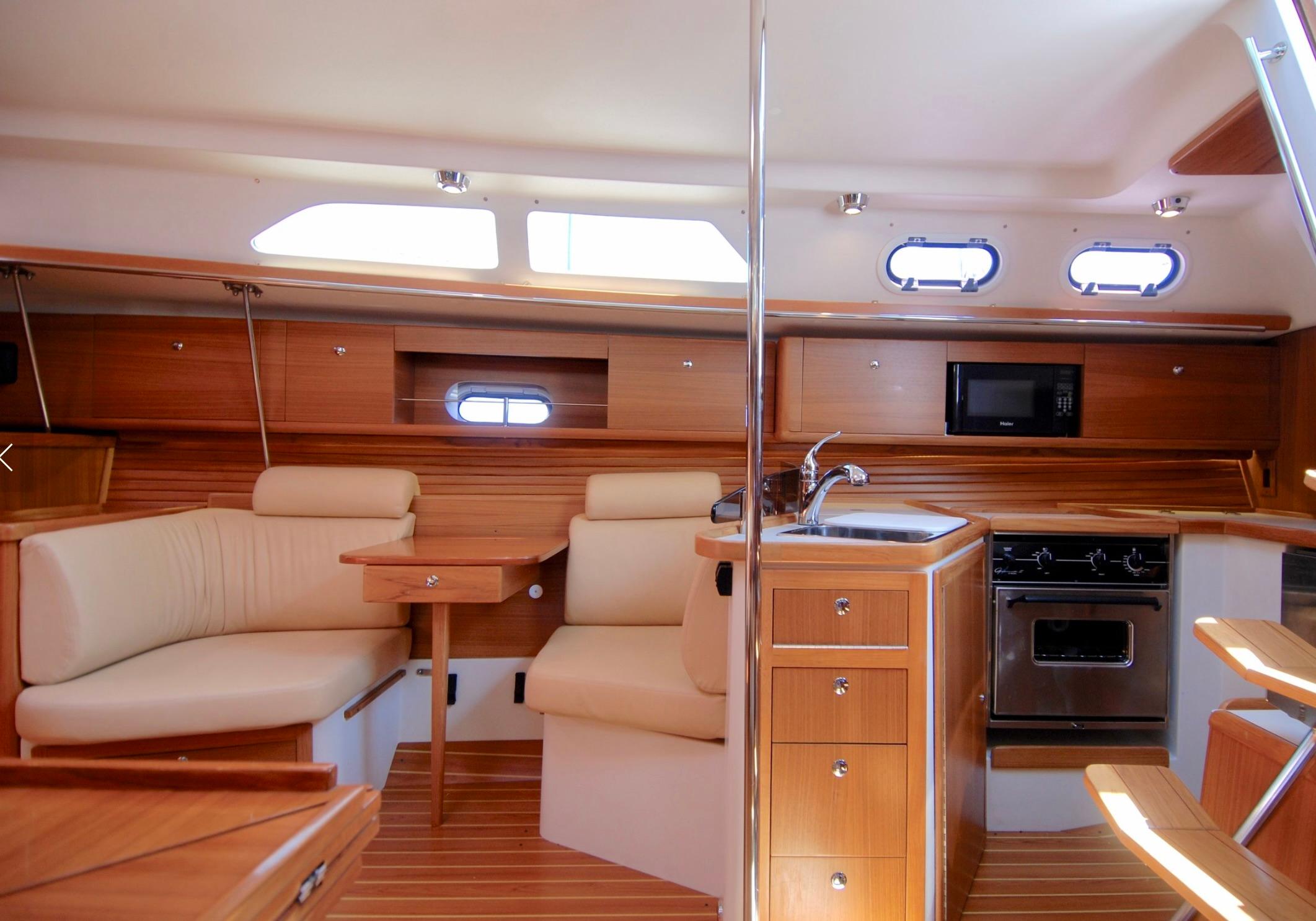 2012 Catalina 385 Racer/Cruiser for sale - YachtWorld