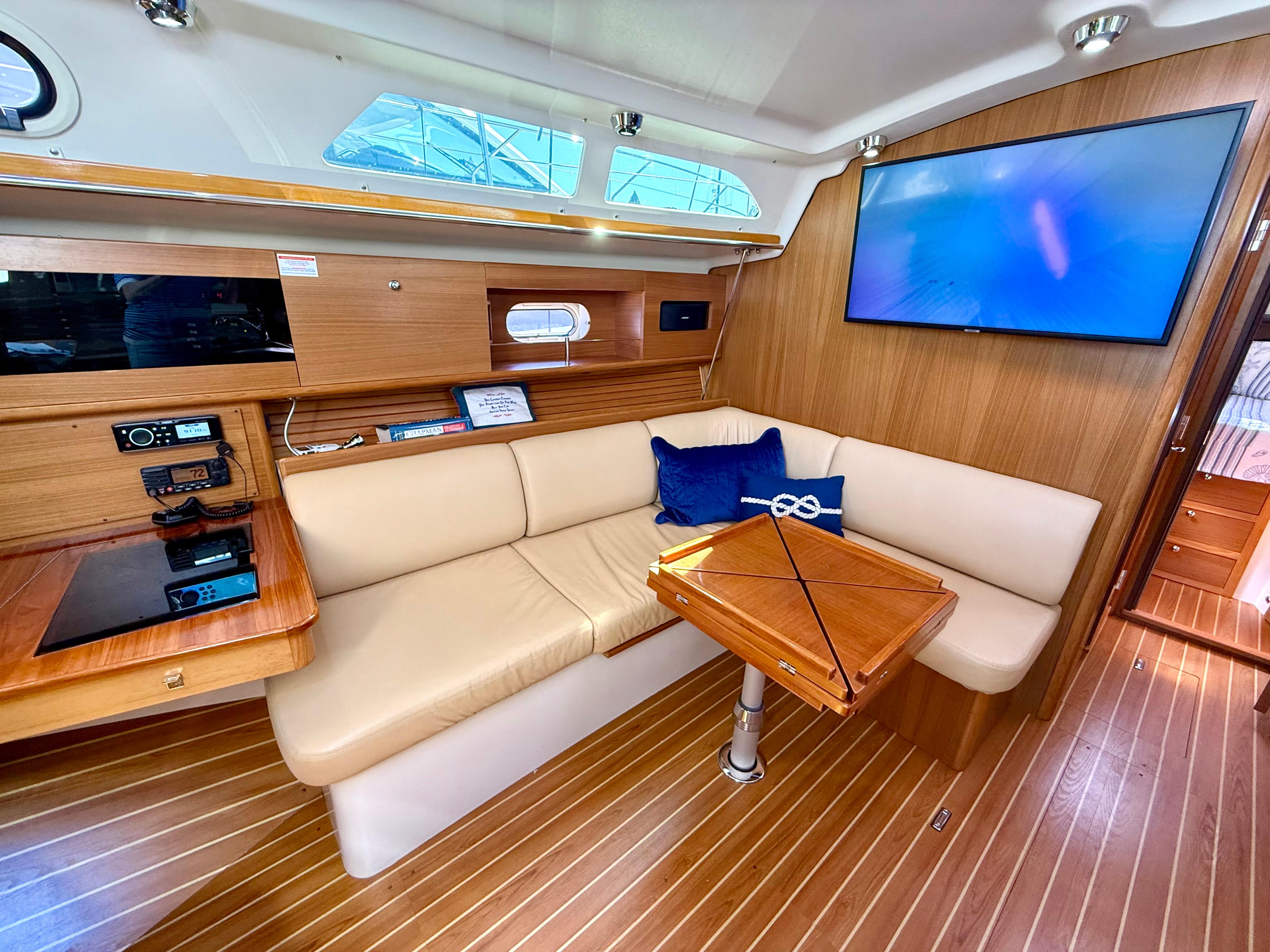 2012 Catalina 385 Racer/Cruiser for sale - YachtWorld